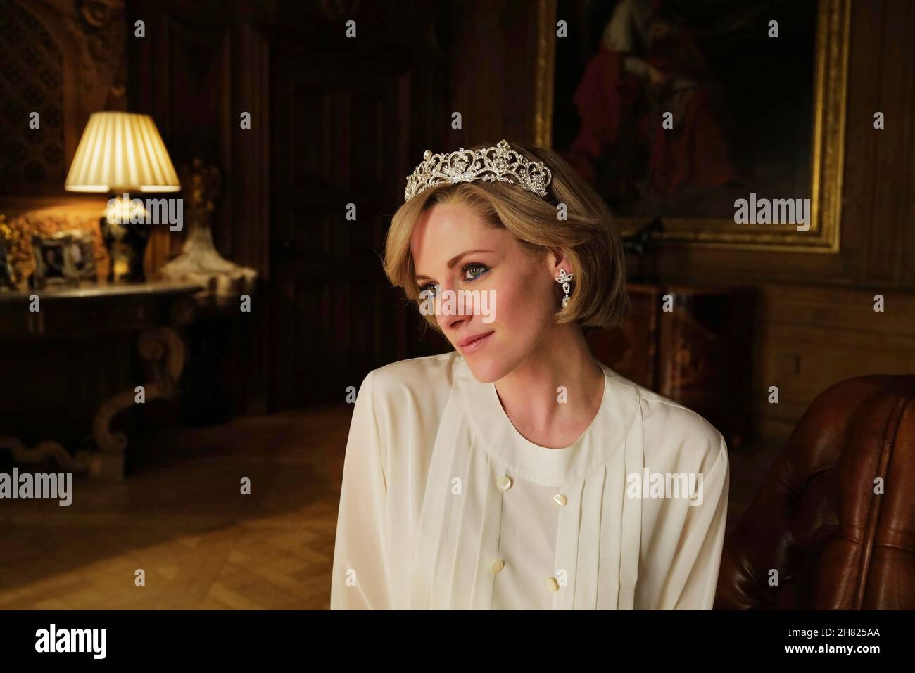 UK. Kristen Stewart as Princess Diana in (C)Neon new film: Spencer ...