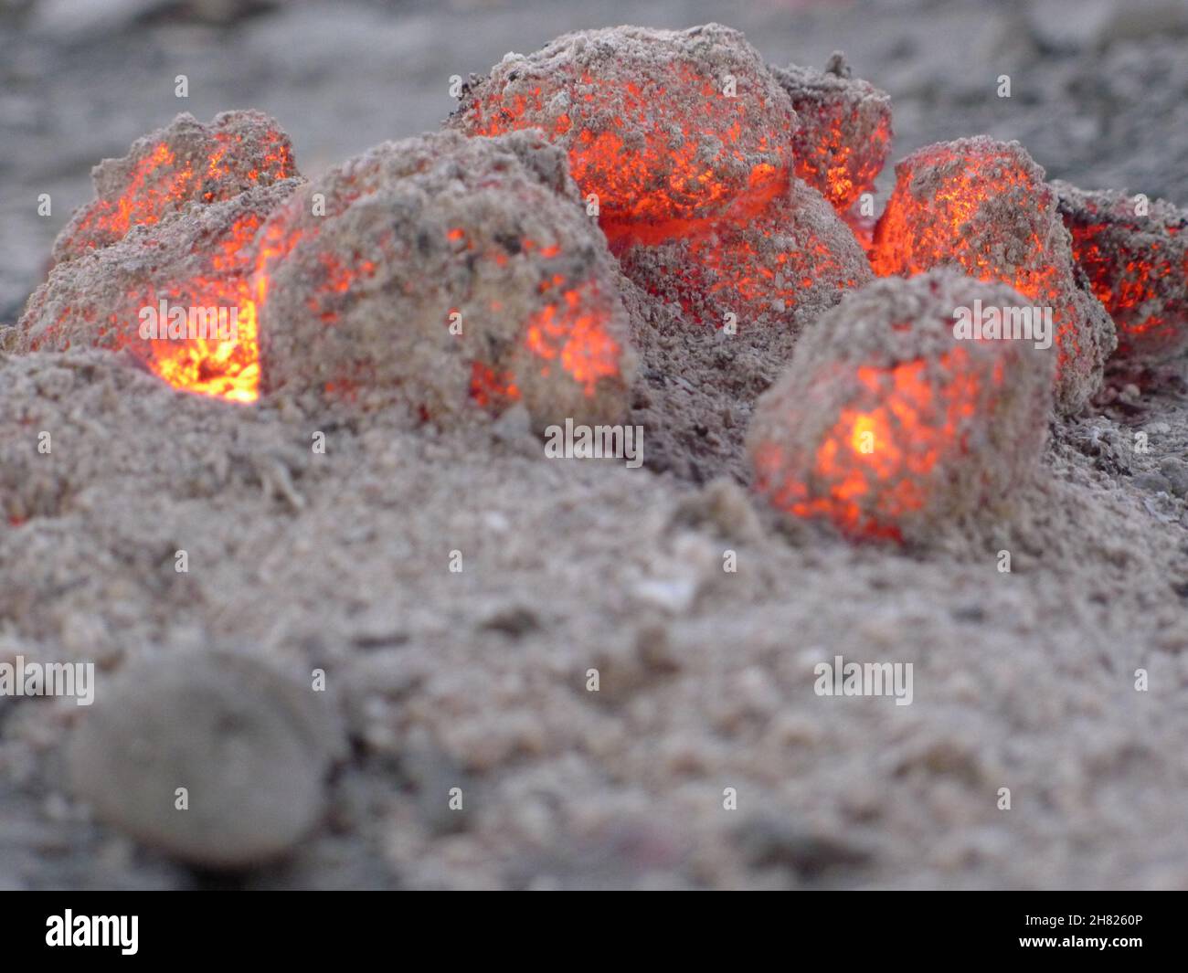 Orange and yellow glow hi-res stock photography and images - Alamy