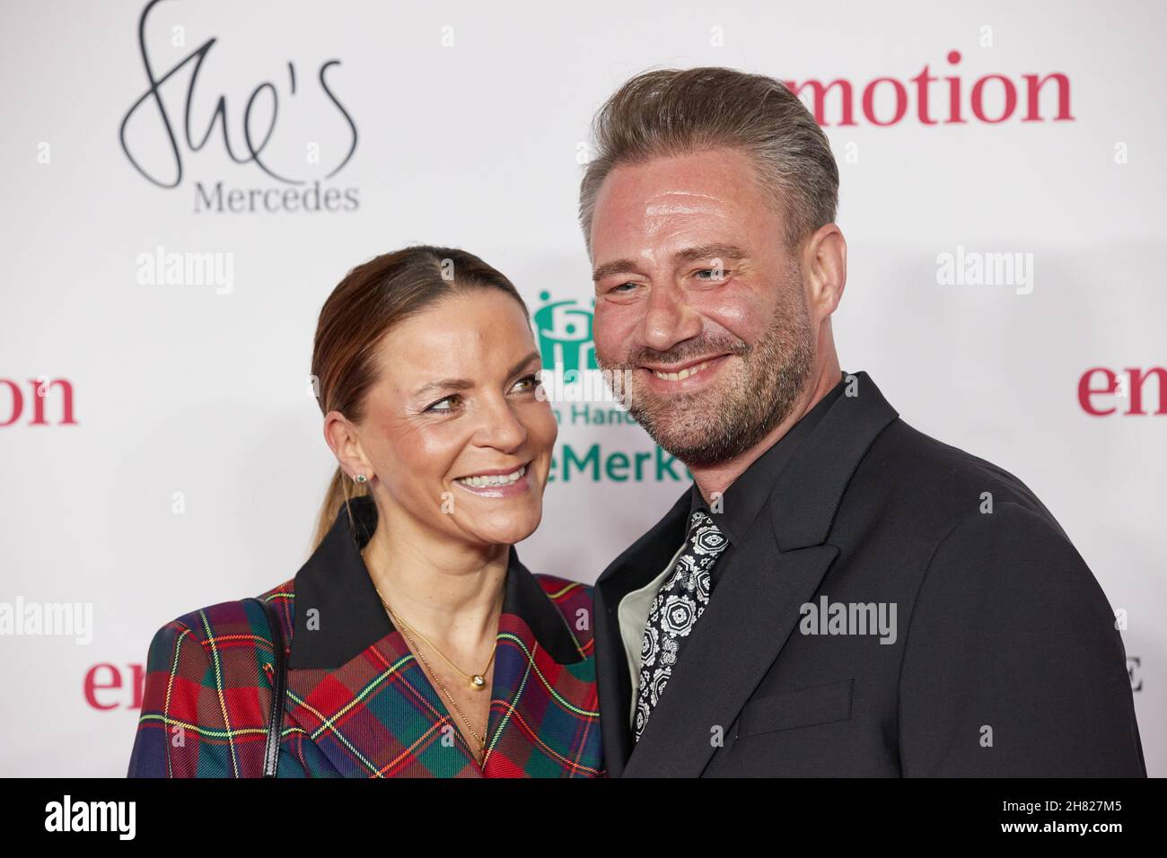 Hamburg, Germany. 26th Nov, 2021. Sasha, singer, and his wife Julia ...