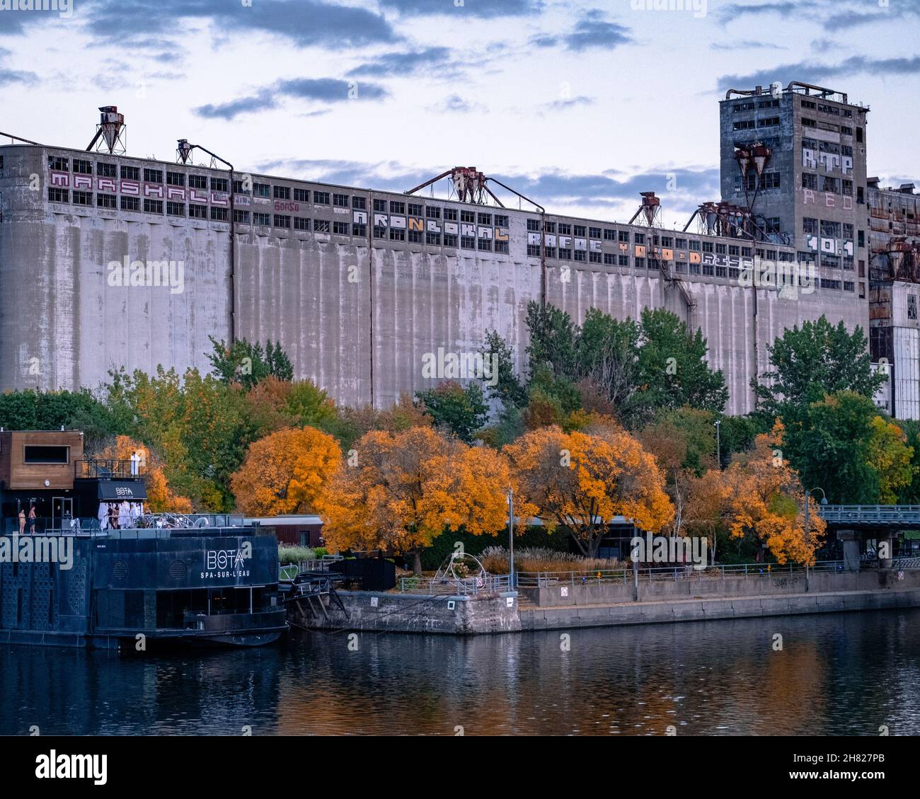 Canal lachine park hi-res stock photography and images - Alamy