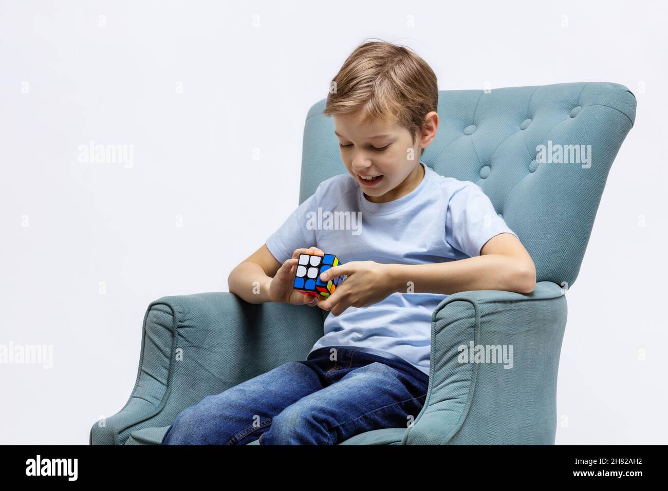 Person rubiks cube hi-res stock photography and images - Alamy