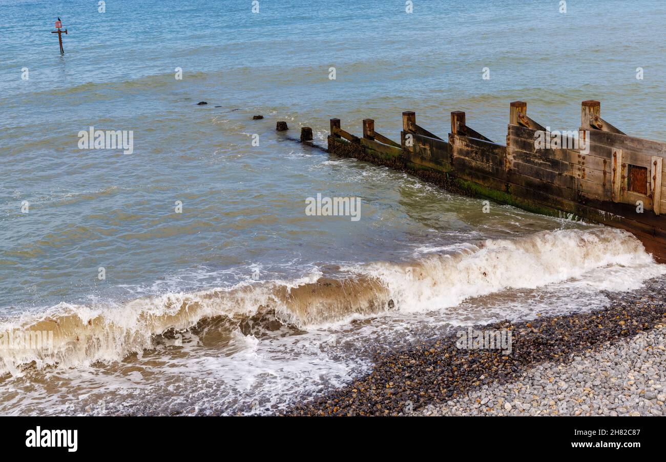 Groynes on the beach sheringham hi-res stock photography and images - Alamy