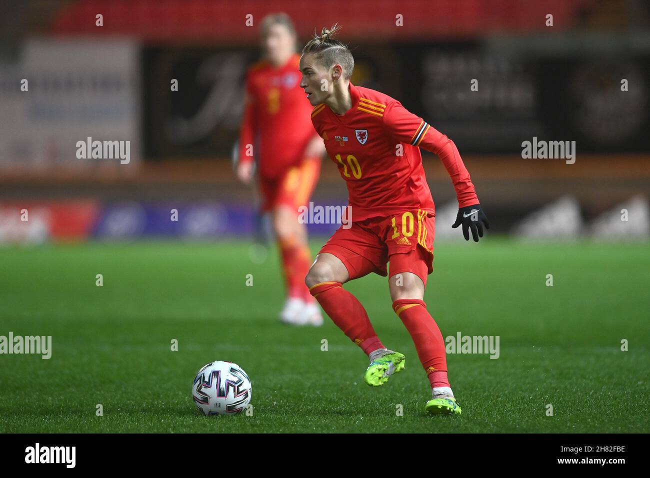 Jess Fishlock #10 of Wales Women Stock Photo - Alamy