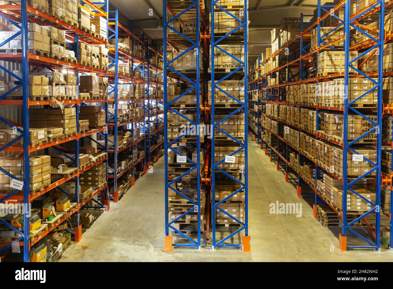 Inside a factory hi-res stock photography and images - Alamy