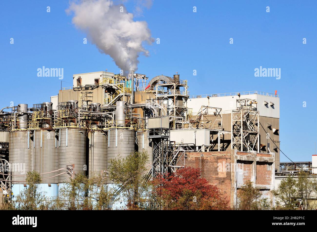 Hammond, Indiana, USA. A segment of heavy industry in northwest Indiana ...