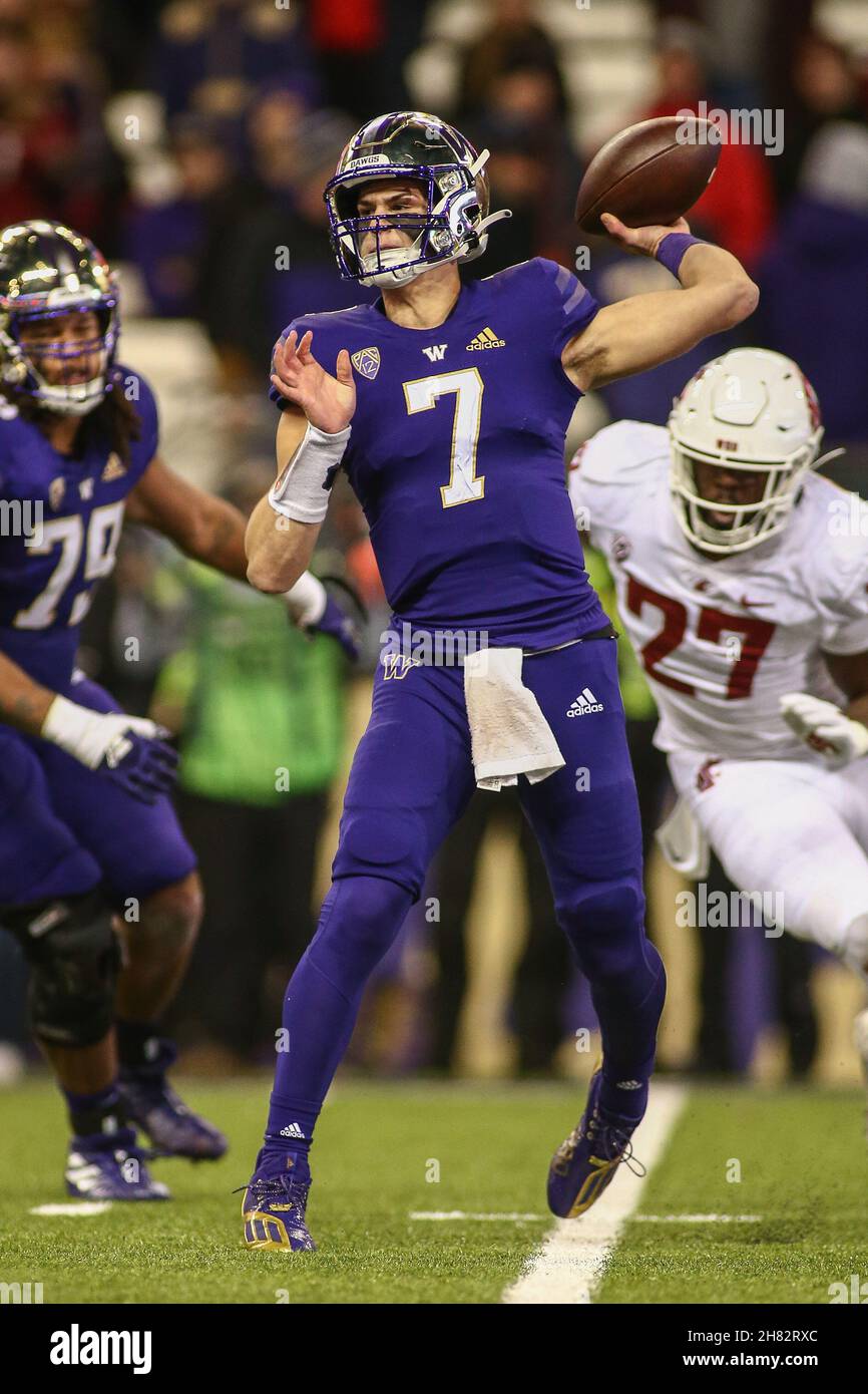 November 26, 2021: Washington Huskies quarterback Sam Huard (7) drops ...