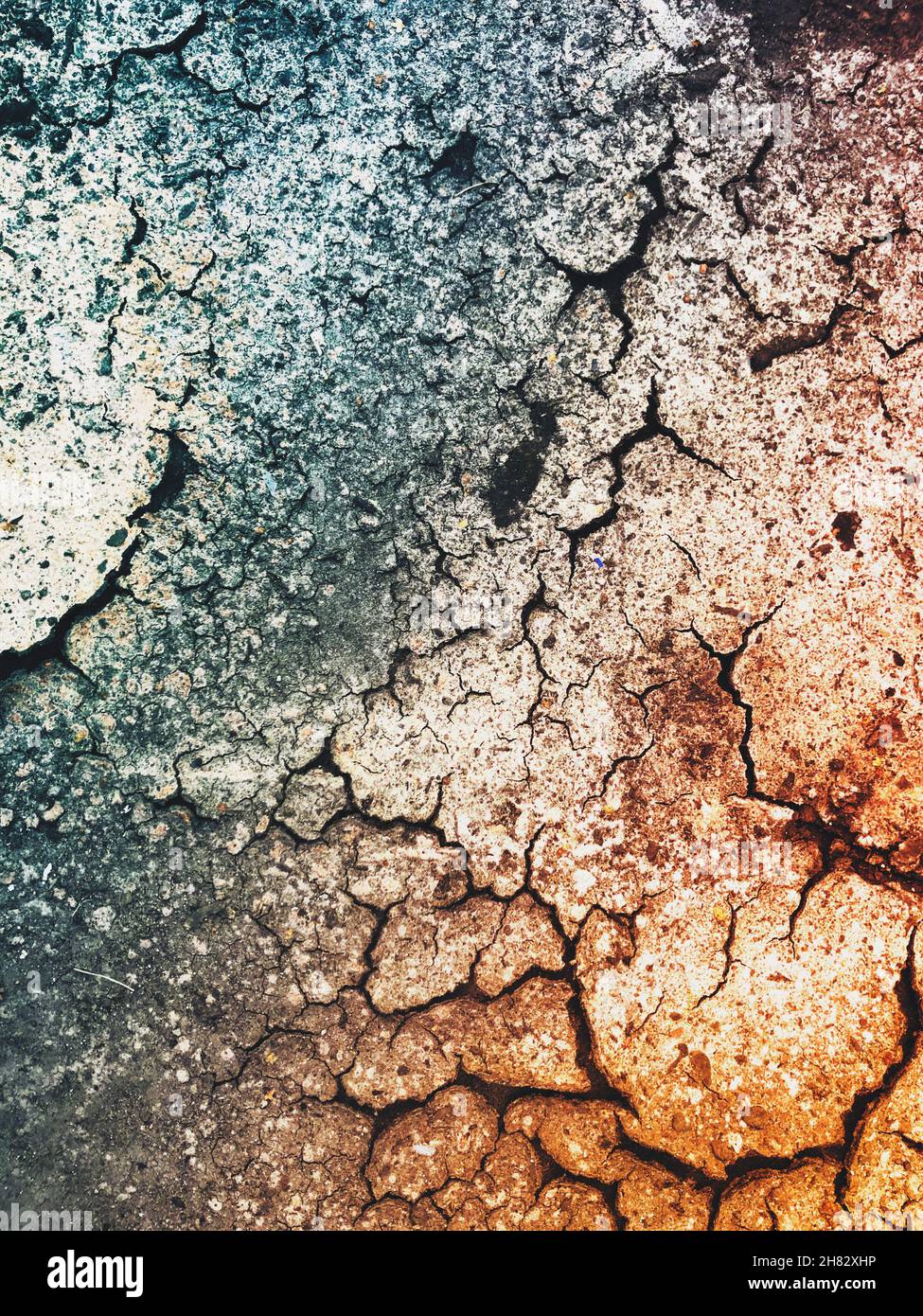 Flaking gold background hi-res stock photography and images - Alamy