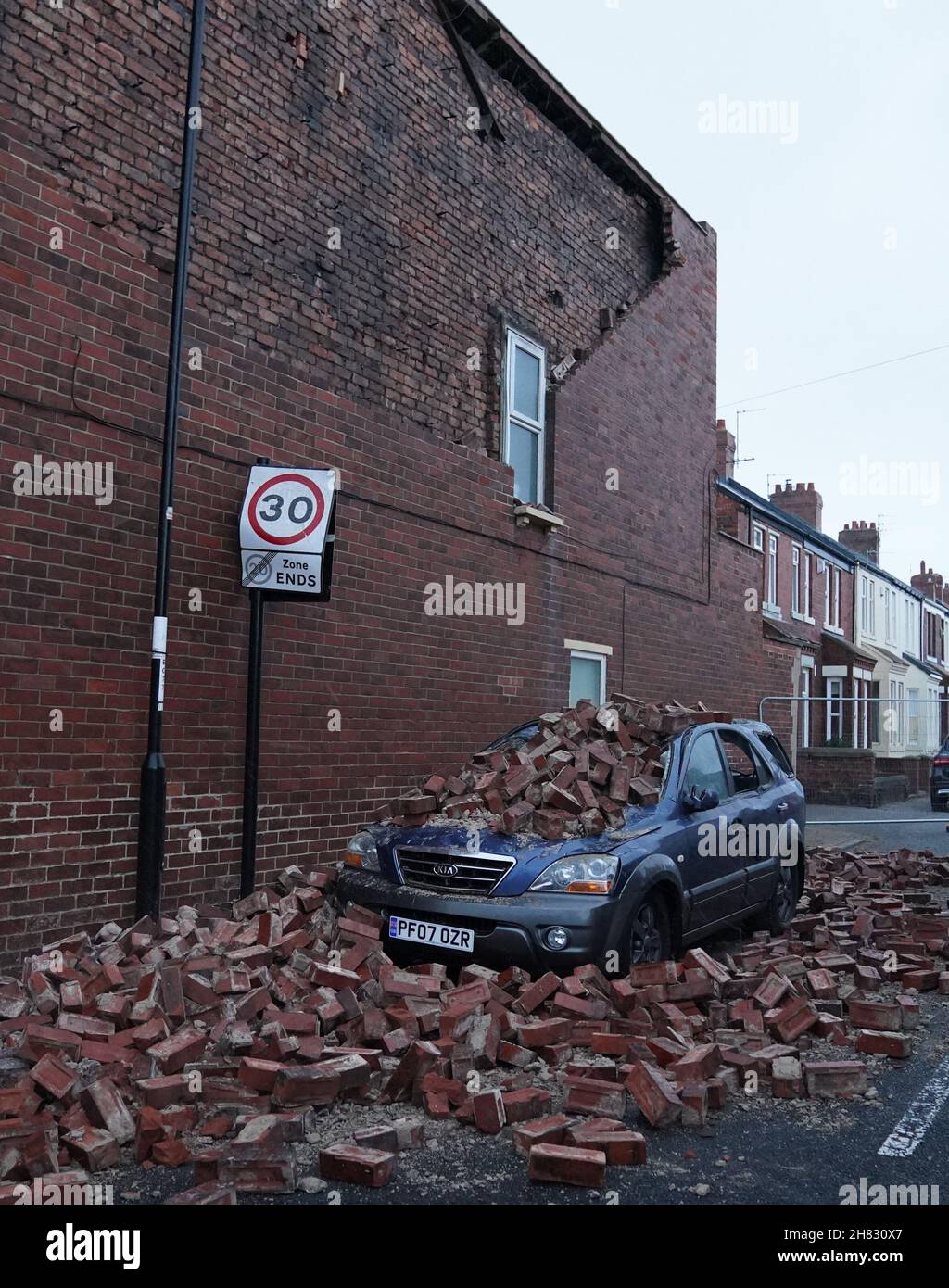 Battered car uk hi-res stock photography and images - Alamy