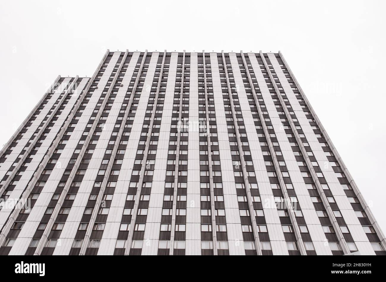 High office building Stock Photo - Alamy