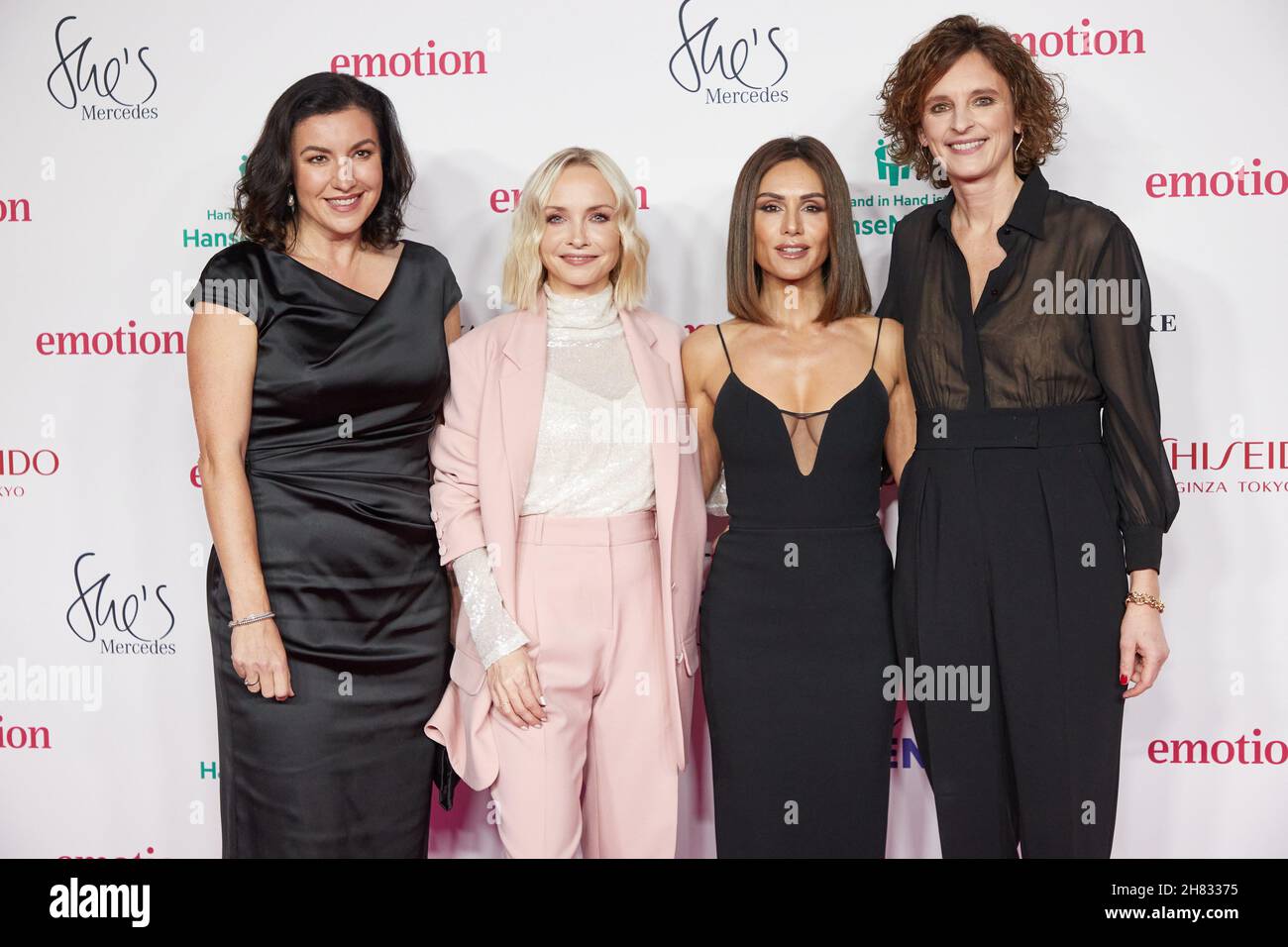Hamburg, Germany. 26th Nov, 2021. Dorothee Bär (l-r, CSU), member of ...