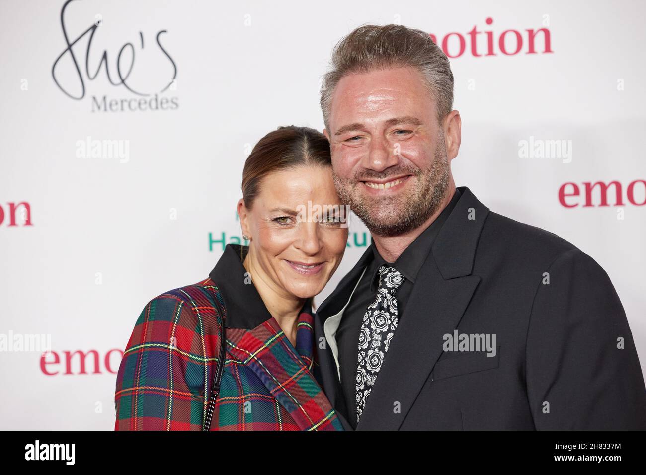 Hamburg, Germany. 26th Nov, 2021. Sasha, singer, and his wife Julia ...