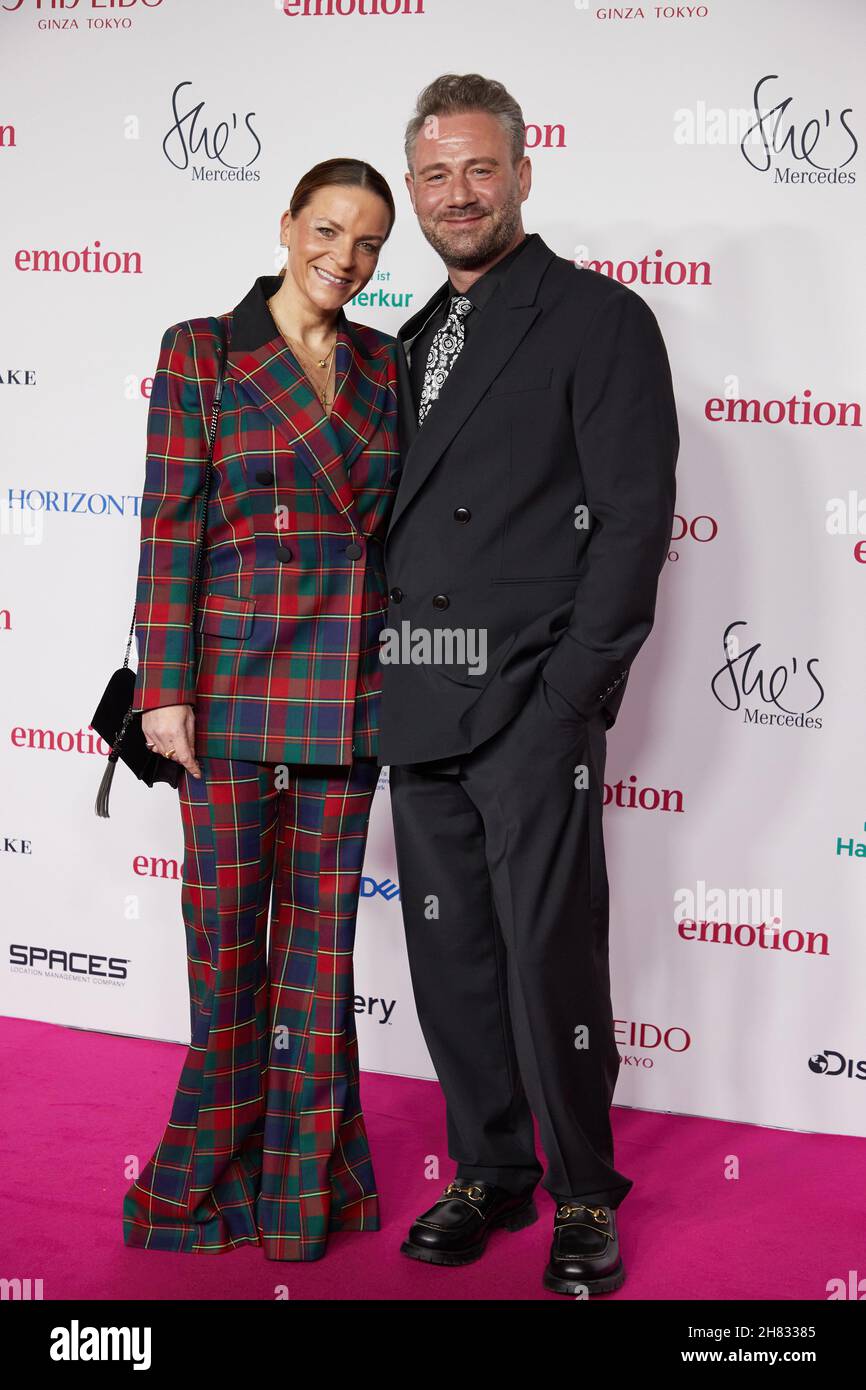 Hamburg, Germany. 26th Nov, 2021. Sasha, singer, and his wife Julia ...