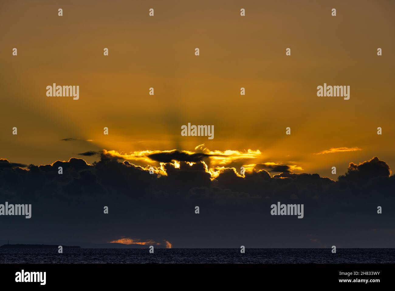 Crepuscular nature hi-res stock photography and images - Alamy