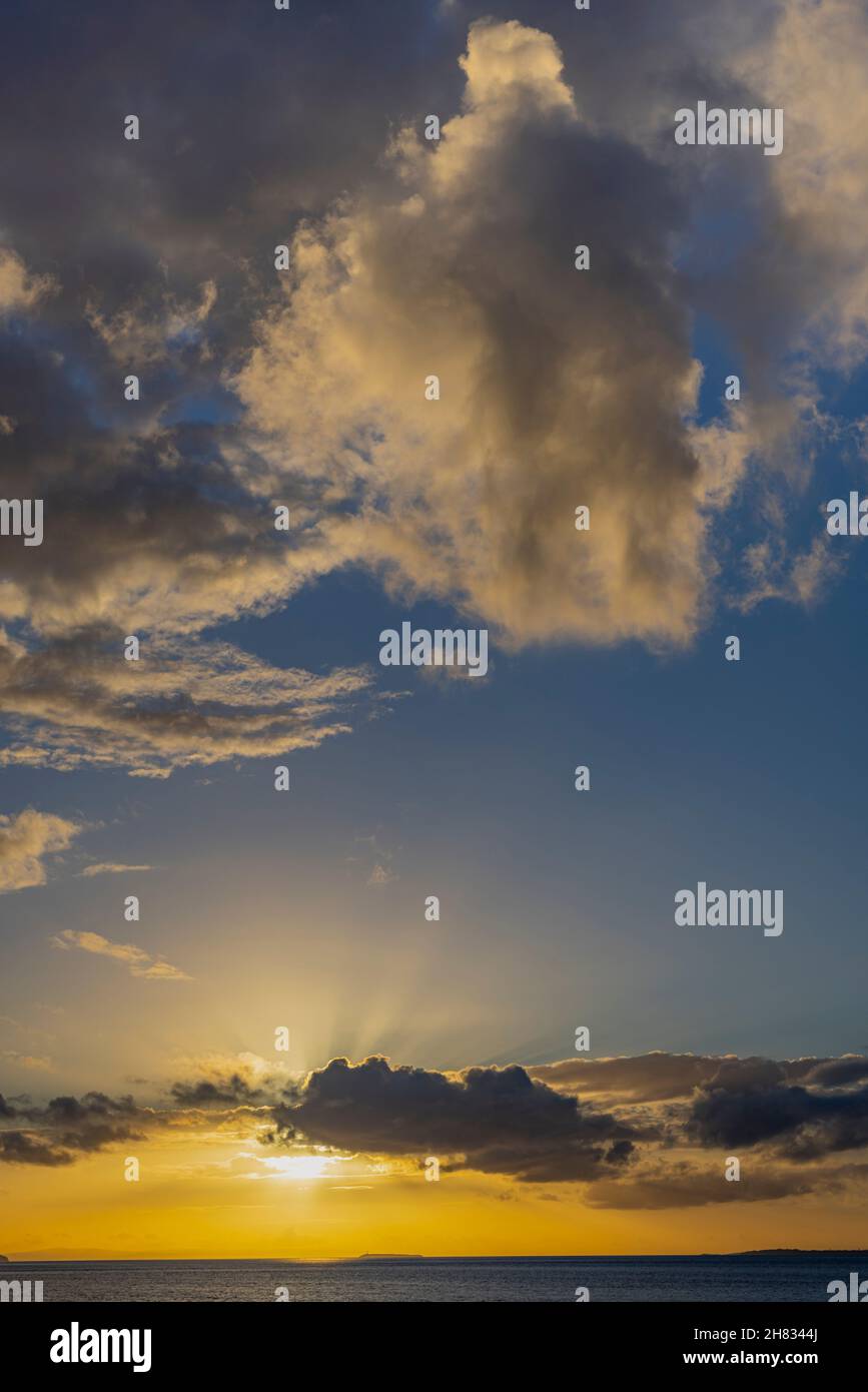 Sunset over the Bristol channel Stock Photo - Alamy
