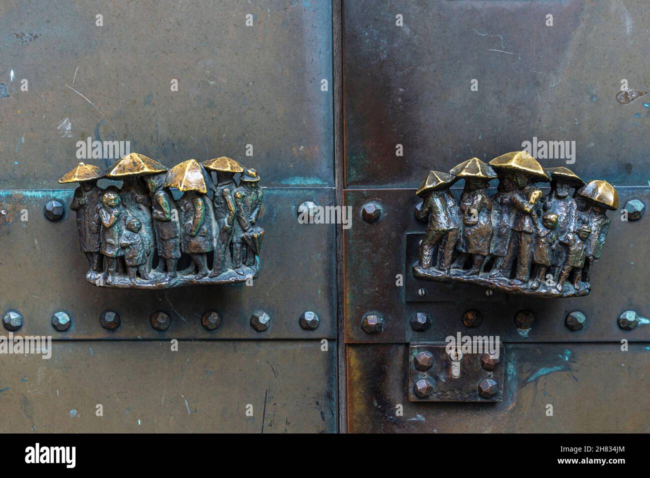 Portal gothic city hall hi-res stock photography and images - Alamy