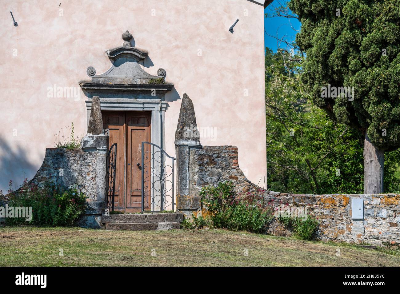 The Collio Friulano. Hills of farmhouses and vineyards Stock Photo - Alamy