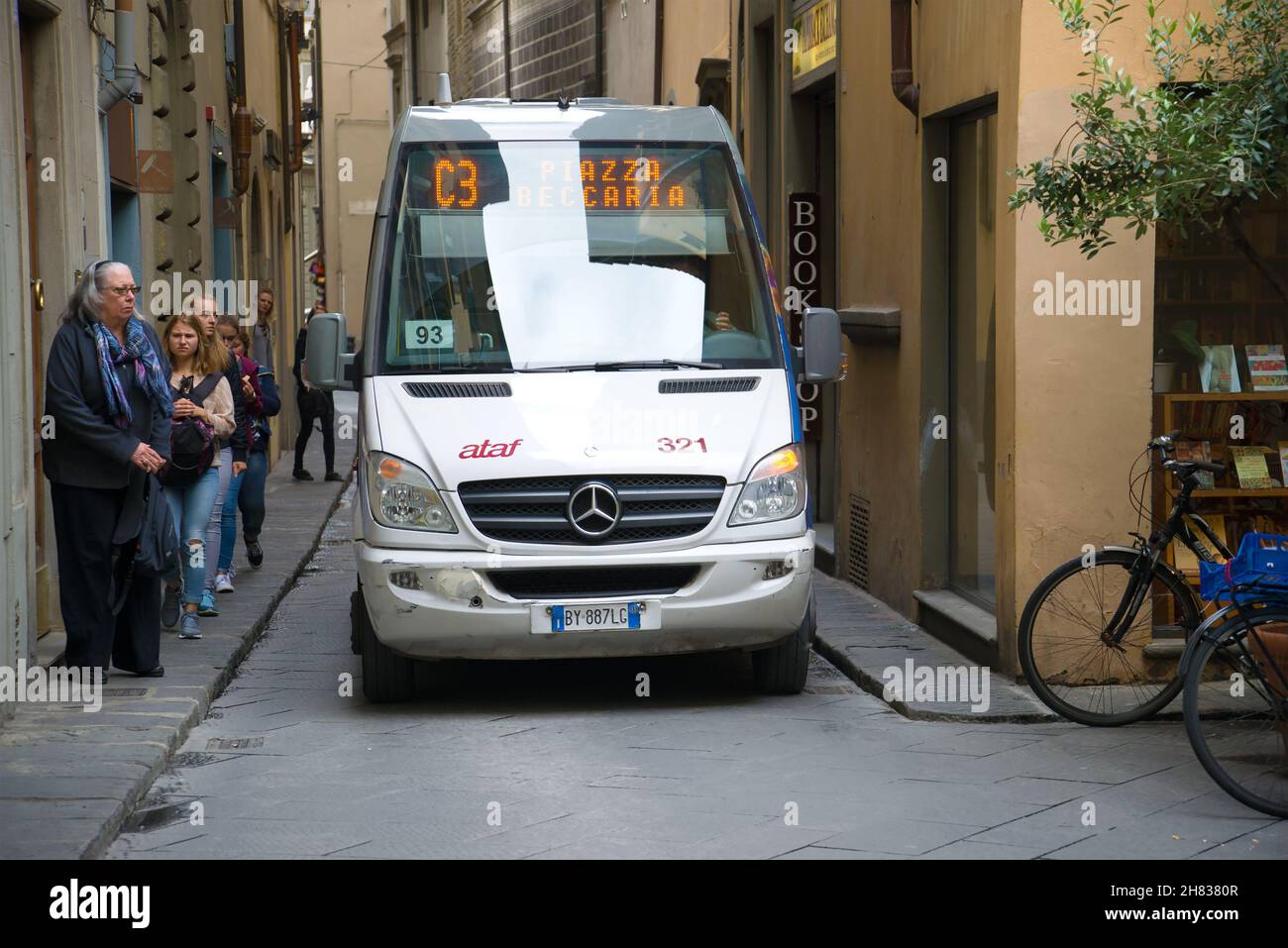 Mercedes minibus hi-res stock photography and images - Alamy