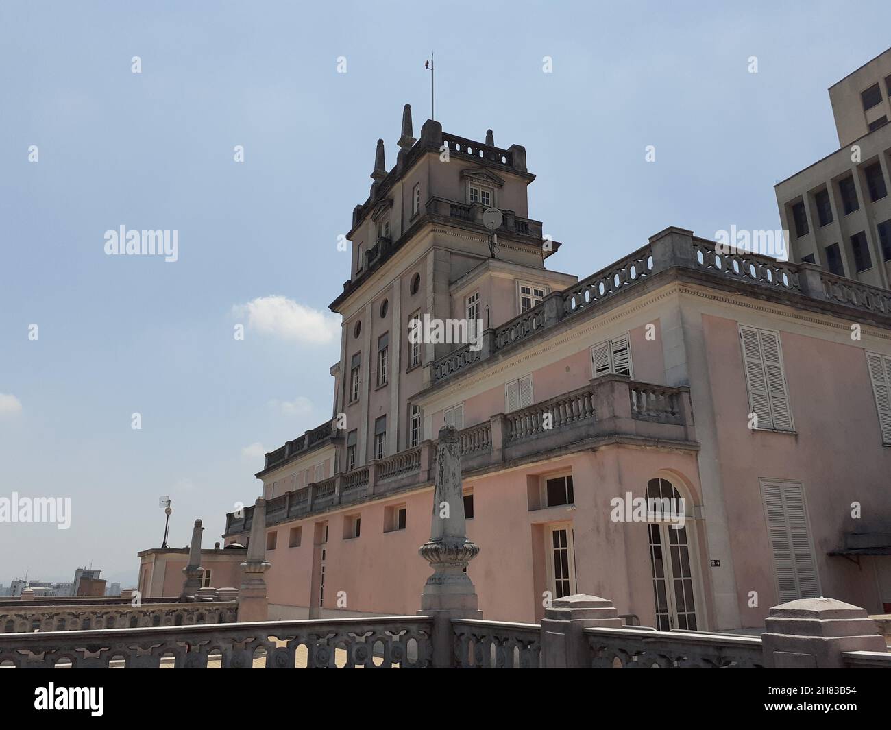 Martinelli Building, details of the construction of the penthouse ...