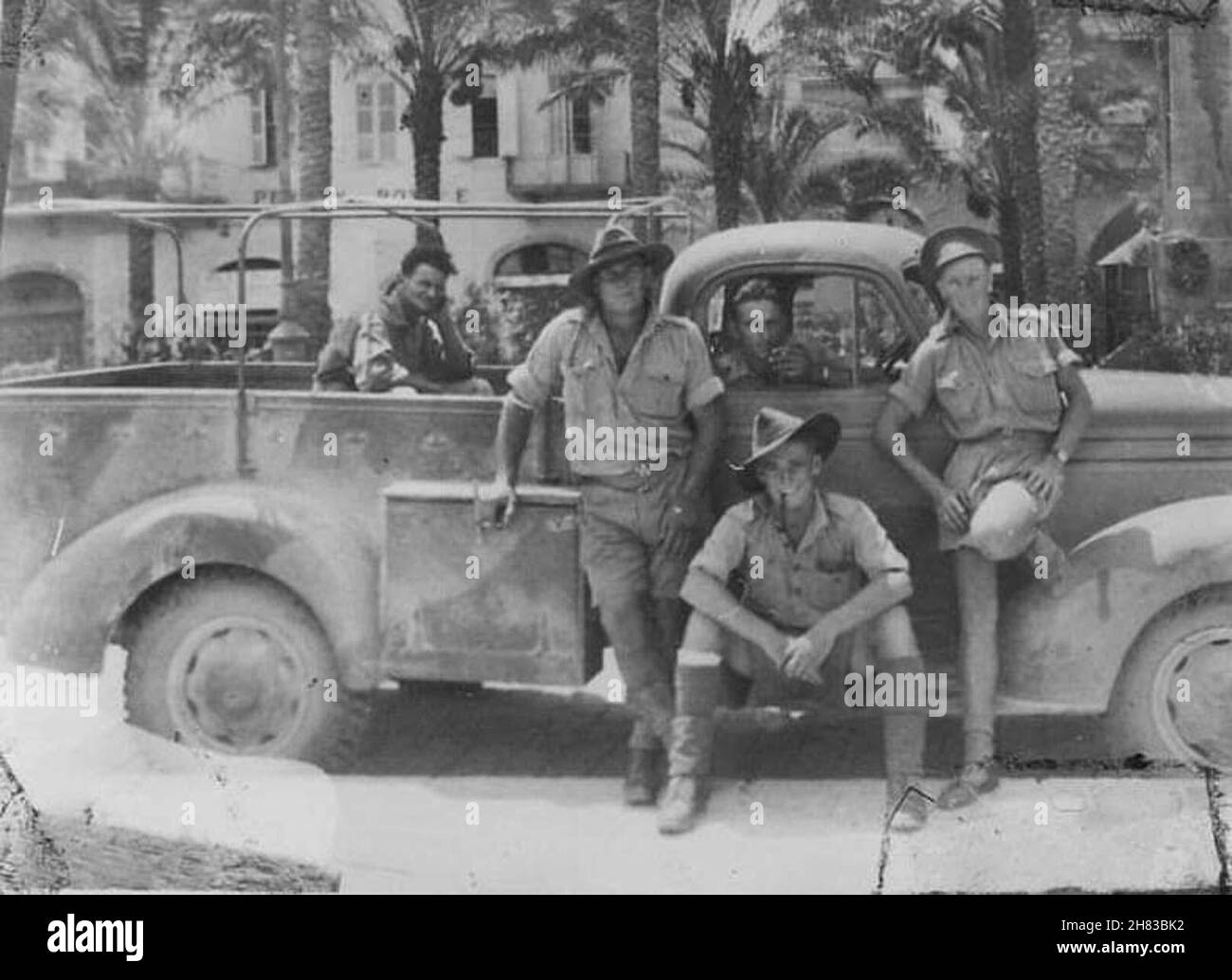 Australian soldiers in the Middle East - WW2 Stock Photo - Alamy