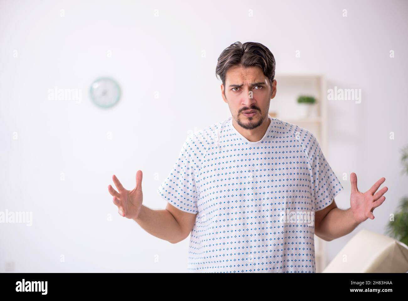 Sad upset waiting boring depressed hi-res stock photography and images ...