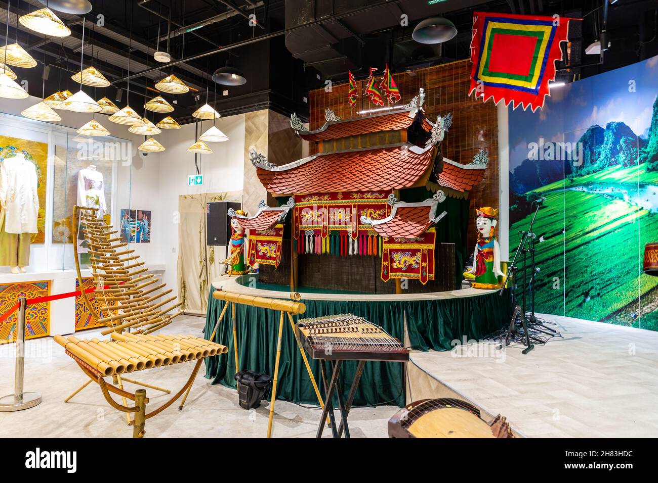 Arab musical instruments hi-res stock photography and images - Alamy