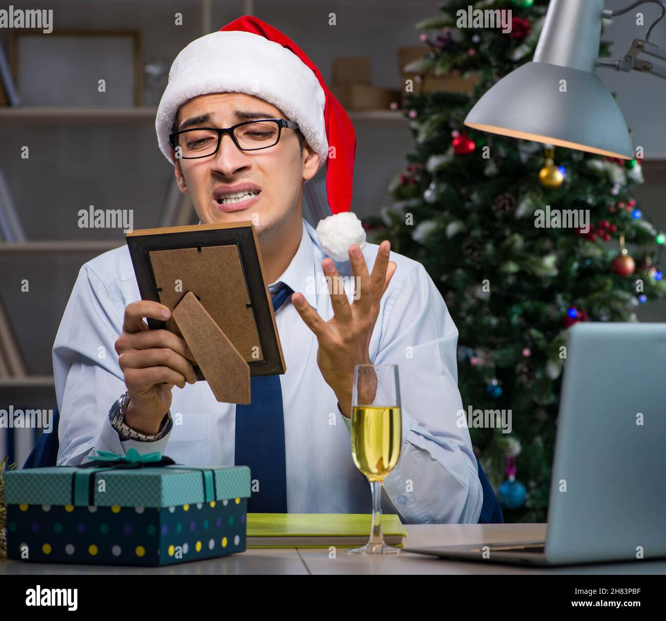 Christmas drink broken glass hi-res stock photography and images - Alamy