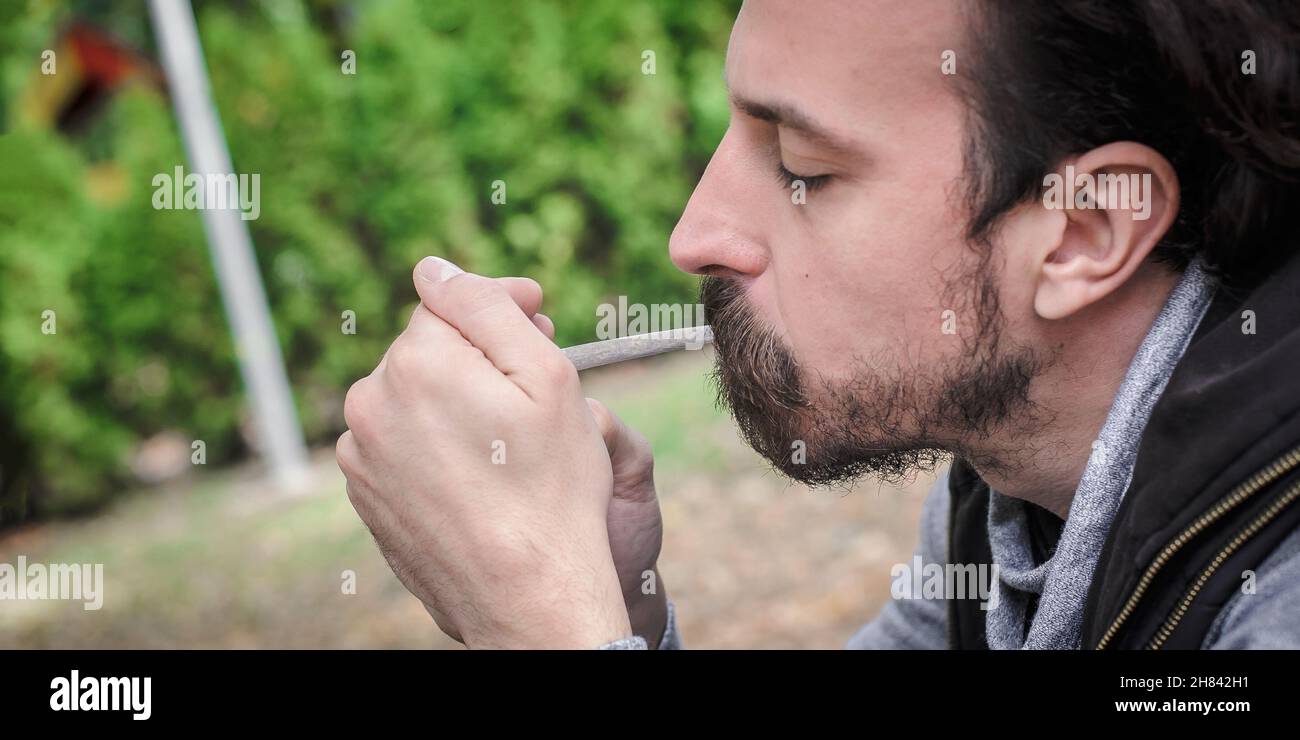 Marihuana real hi-res stock photography and images - Alamy