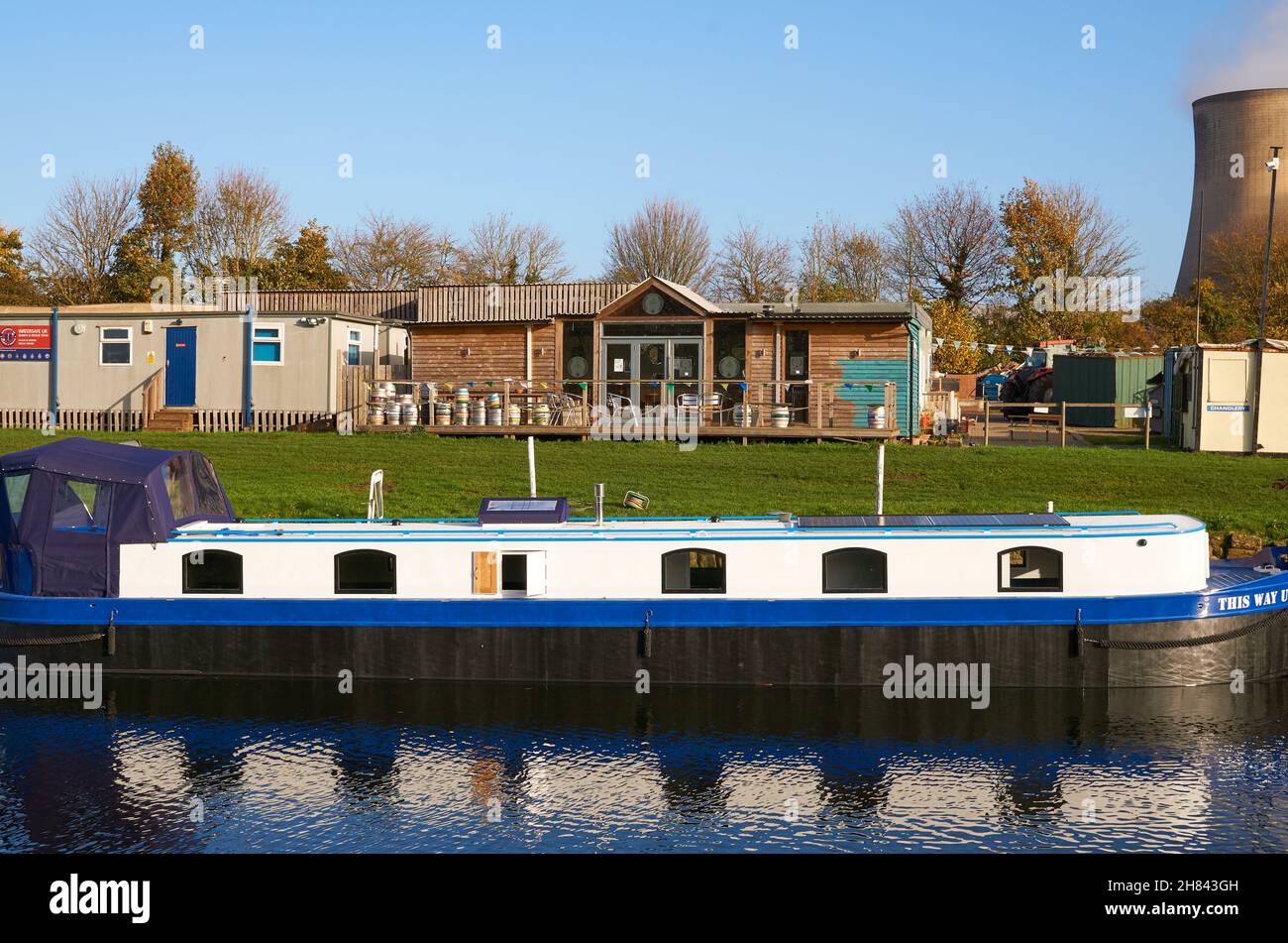 Long and narrow dock hi-res stock photography and images - Alamy