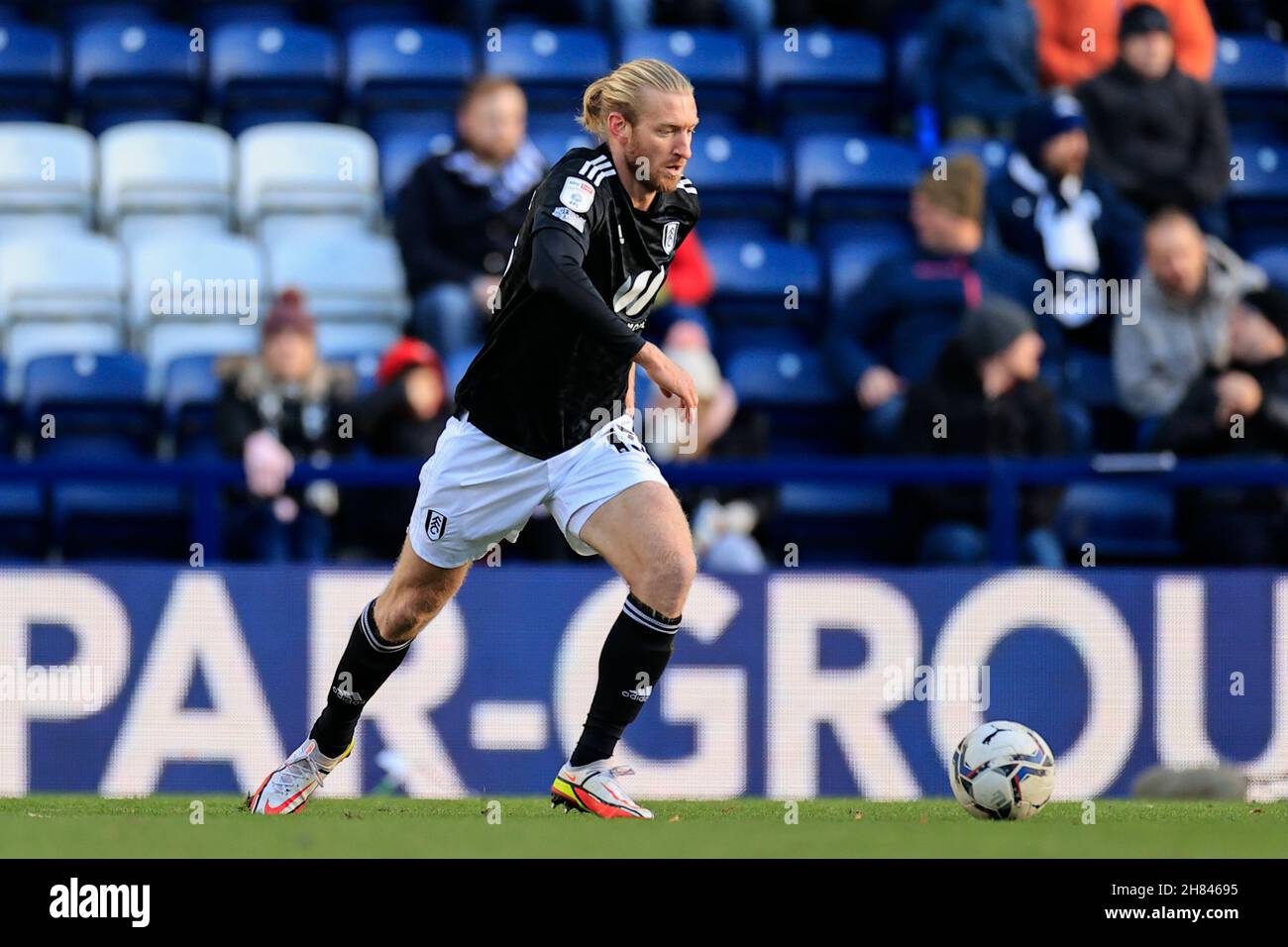 Tim ream fulham hi-res stock photography and images - Alamy