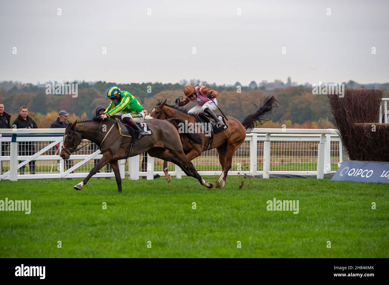Ascot, Berkshire, UK. 19th November, 2021. Jockey Sam Twiston-Davies ...