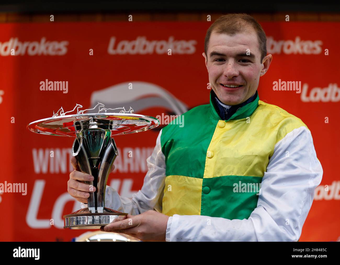 Cloudy glen horse racing hi-res stock photography and images - Alamy