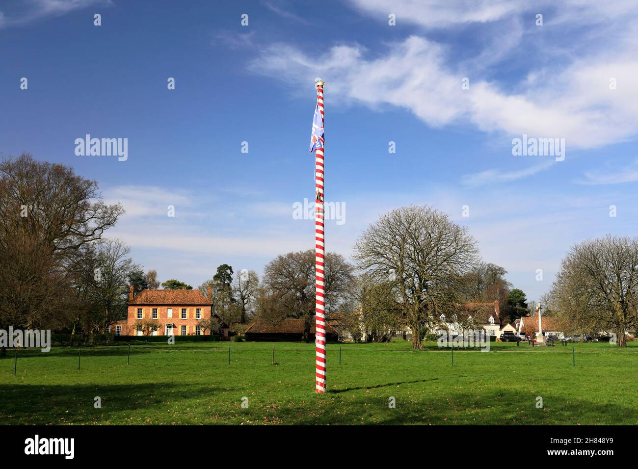 The Maypole and cottages on the village Green, Ickwell village ...