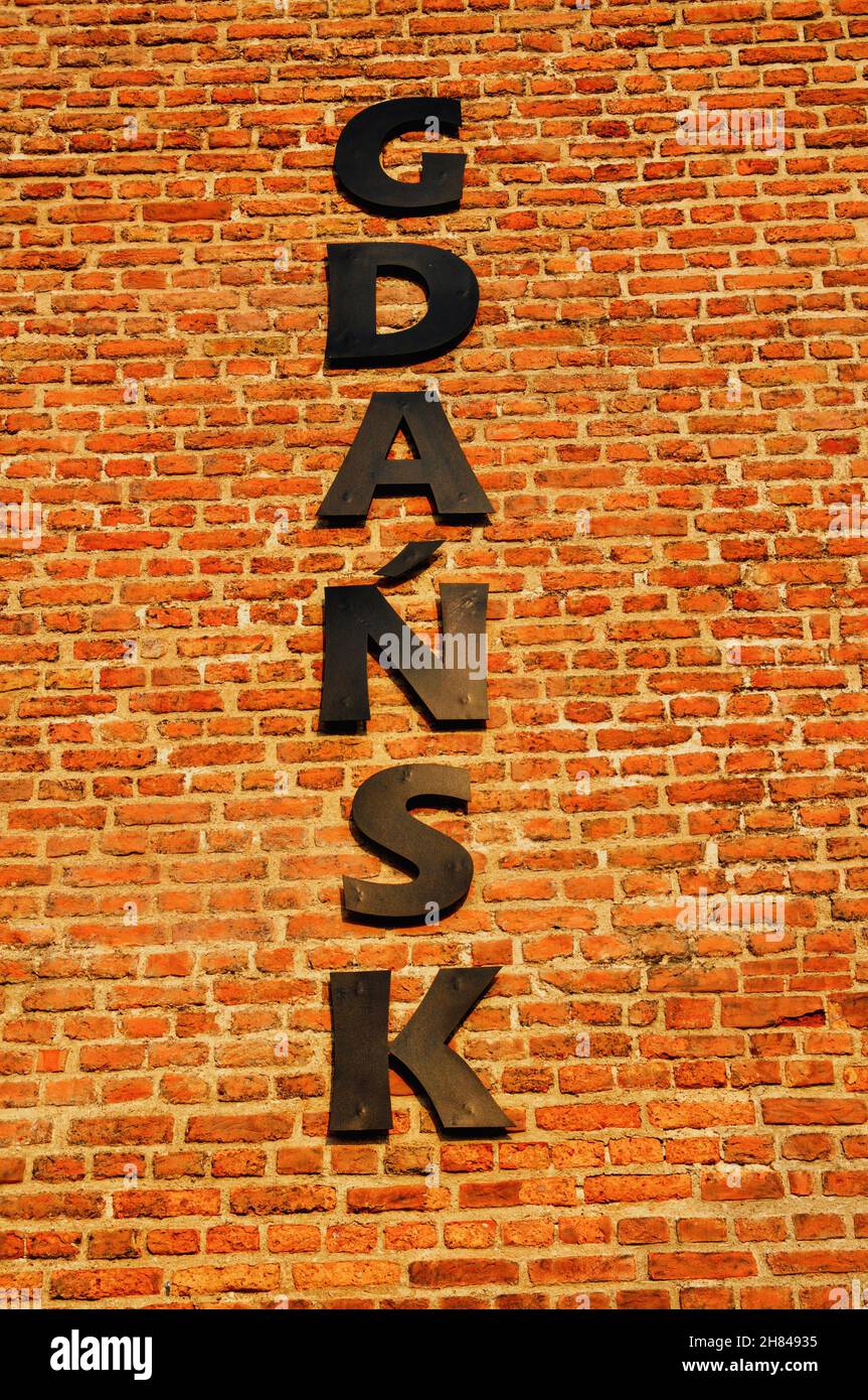 Brick Wall With A Sign Of A City Name Stock Photo Alamy brick-wall-with-a-sign-of-a-city-name-stock-photo-alamy