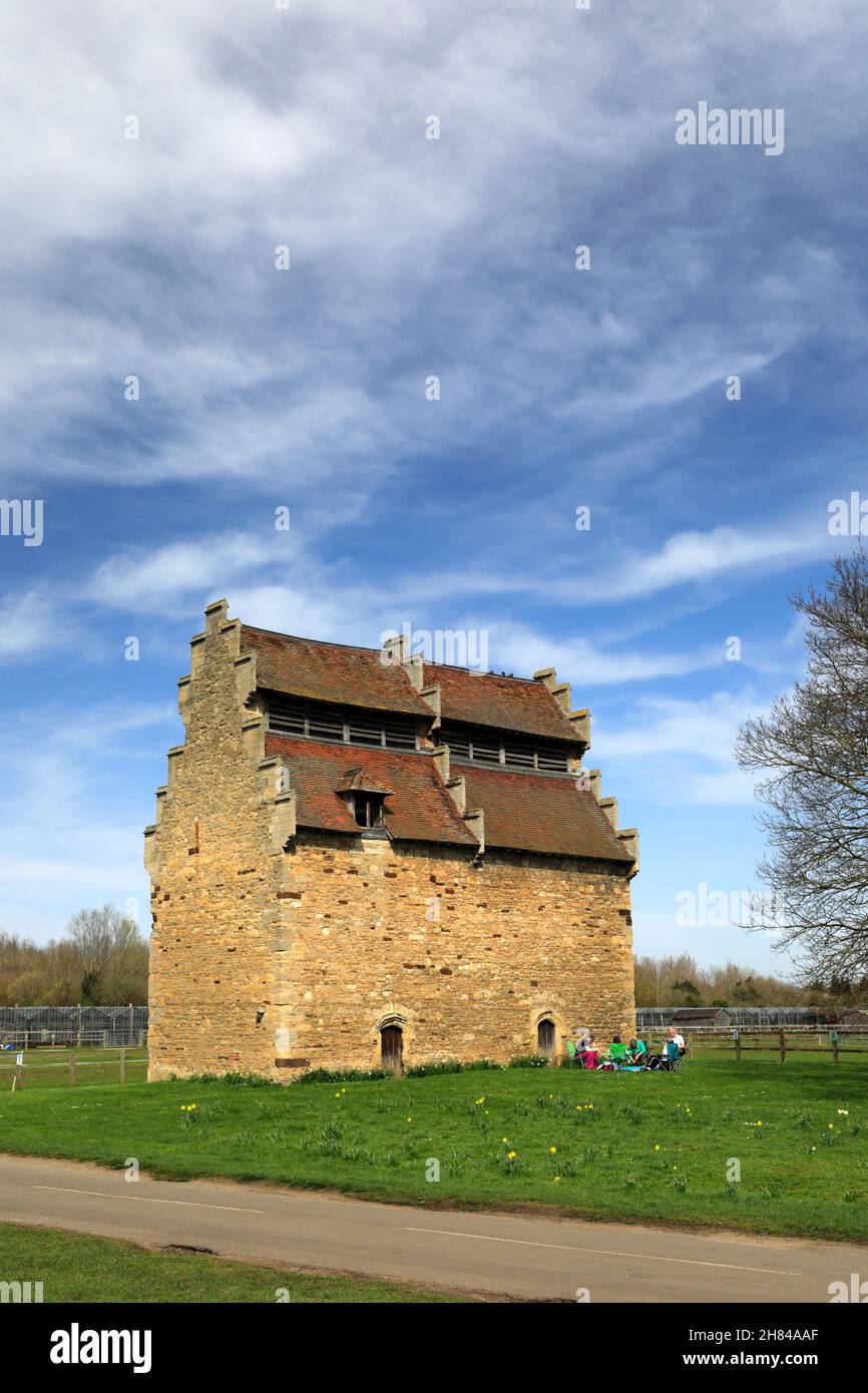 English stables hi-res stock photography and images - Alamy