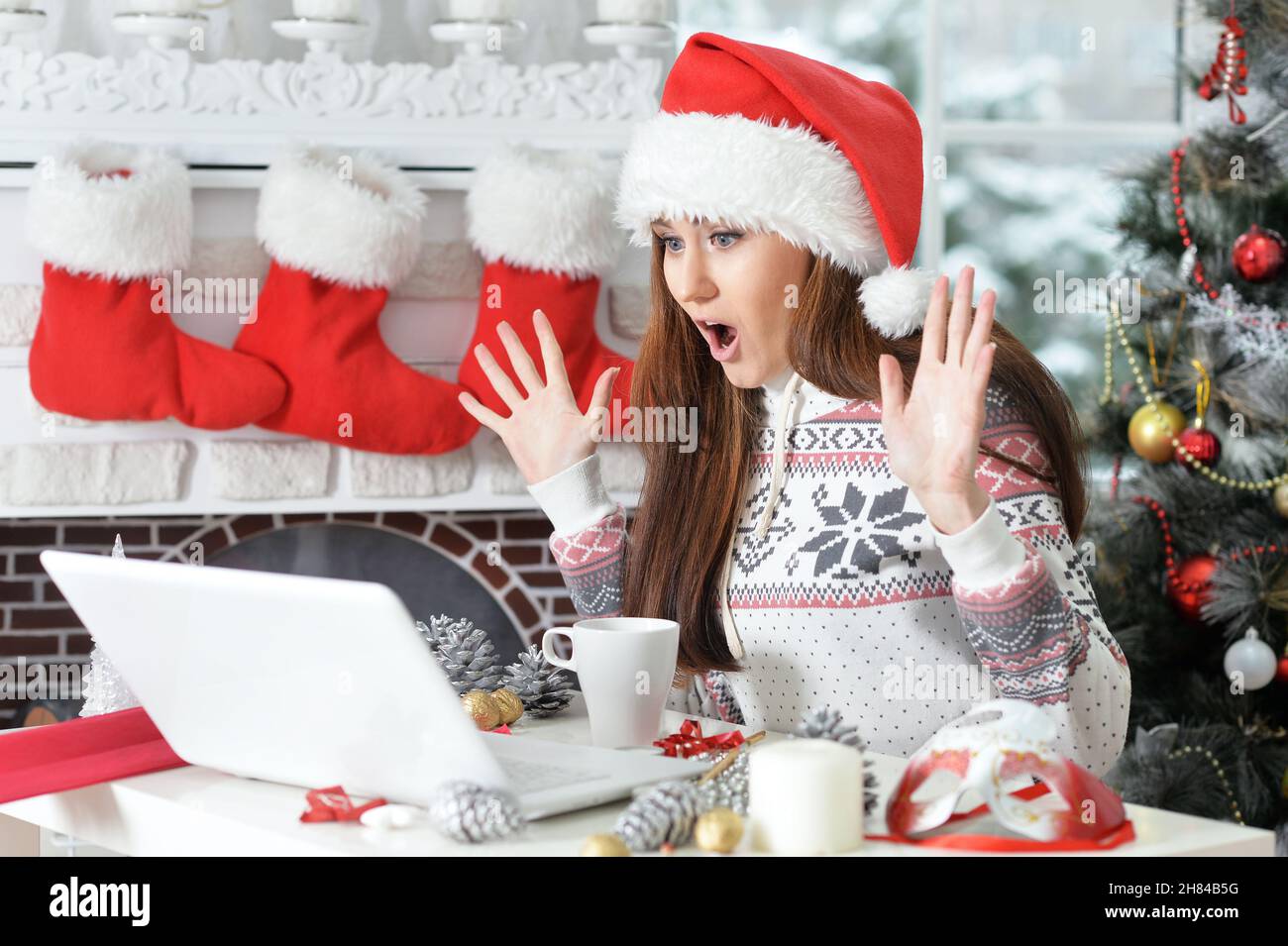 Portrait of smiling woman Stock Photo - Alamy