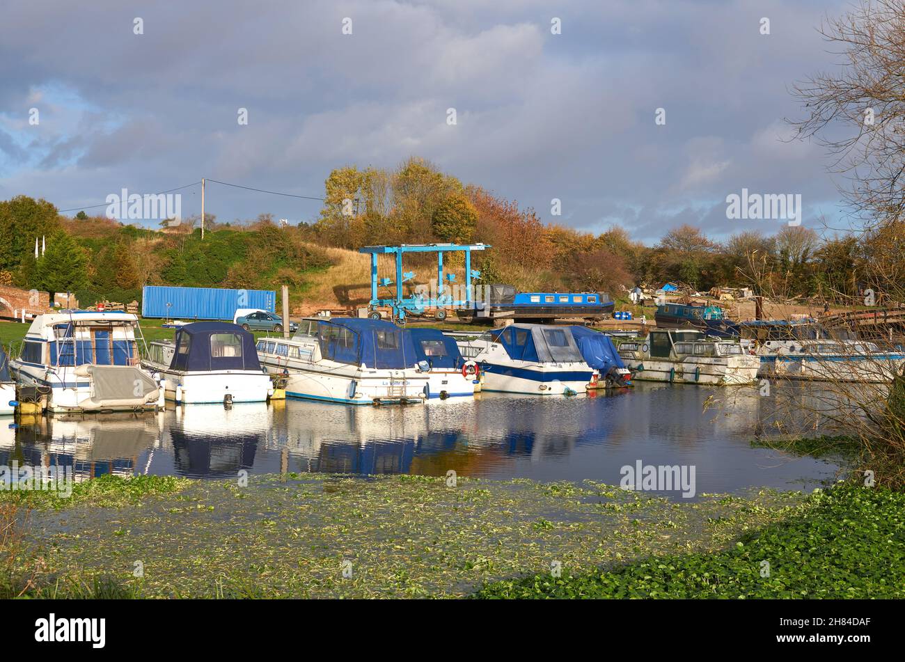 Moored leisure craft jetty hi-res stock photography and images - Alamy