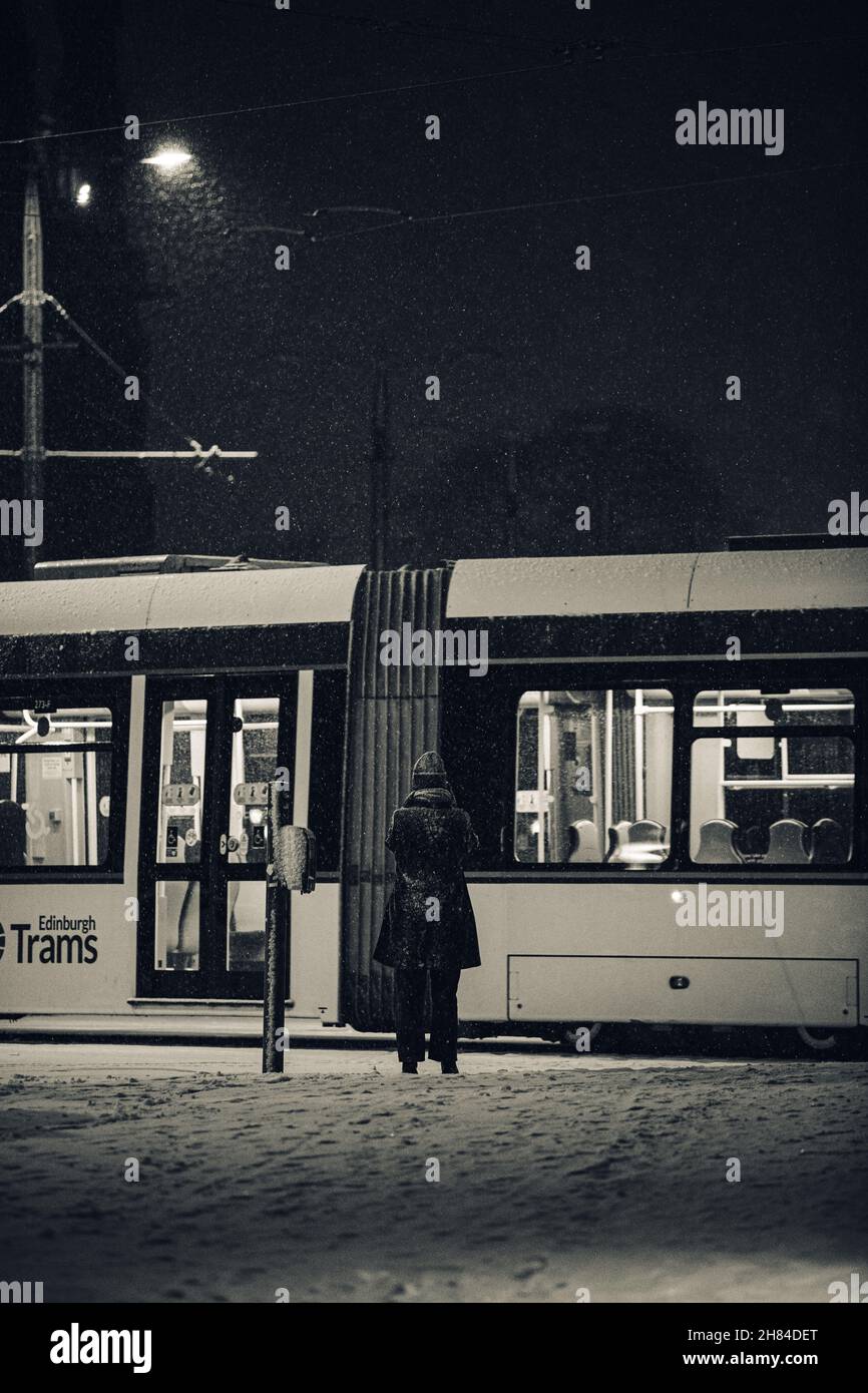 Standing under street lamp hi-res stock photography and images - Alamy
