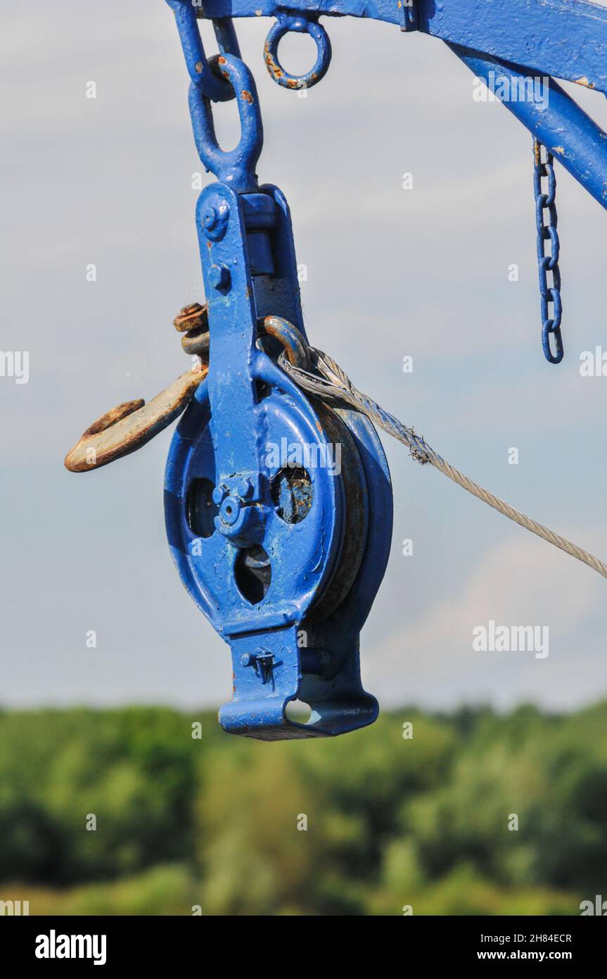 Pulley device hi-res stock photography and images - Alamy