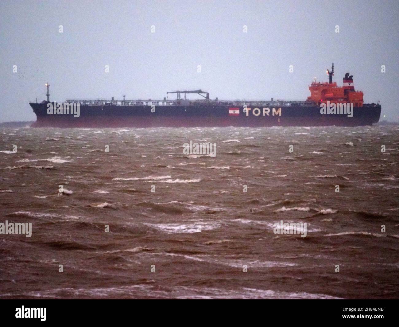 Sheerness, Kent, UK. 27th Nov, 2021. UK Weather: strong gale force ...