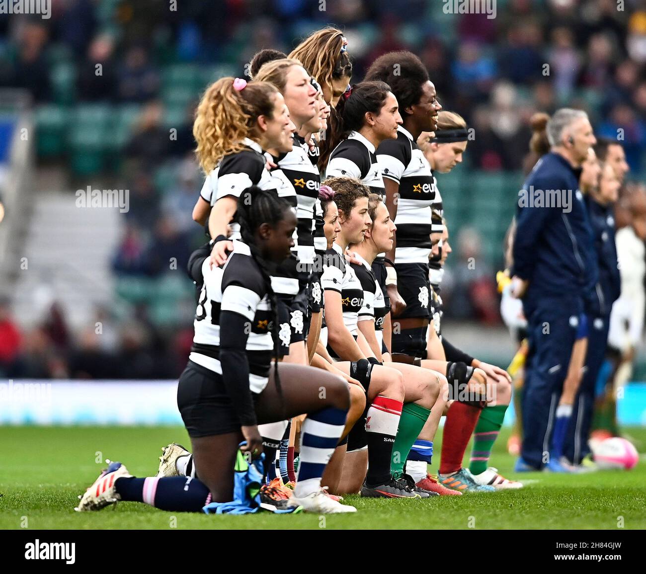 Women take the knee hi-res stock photography and images - Alamy