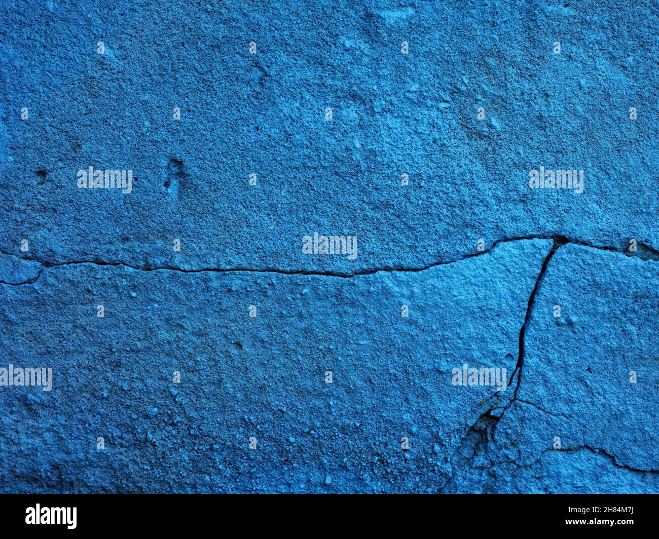 Cracked blue wall abstract background Stock Photo - Alamy