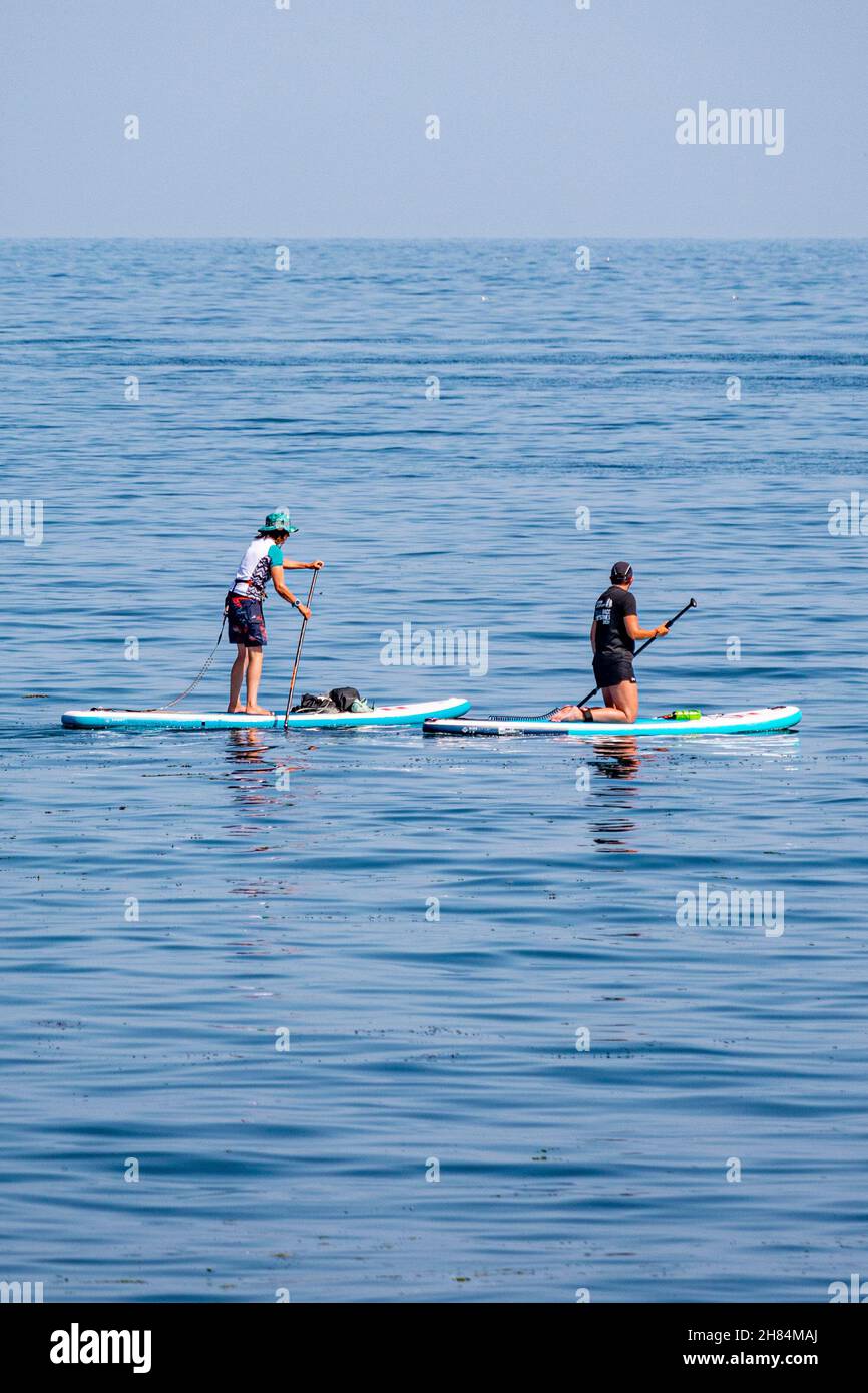 Female paddleboarders hi-res stock photography and images - Alamy