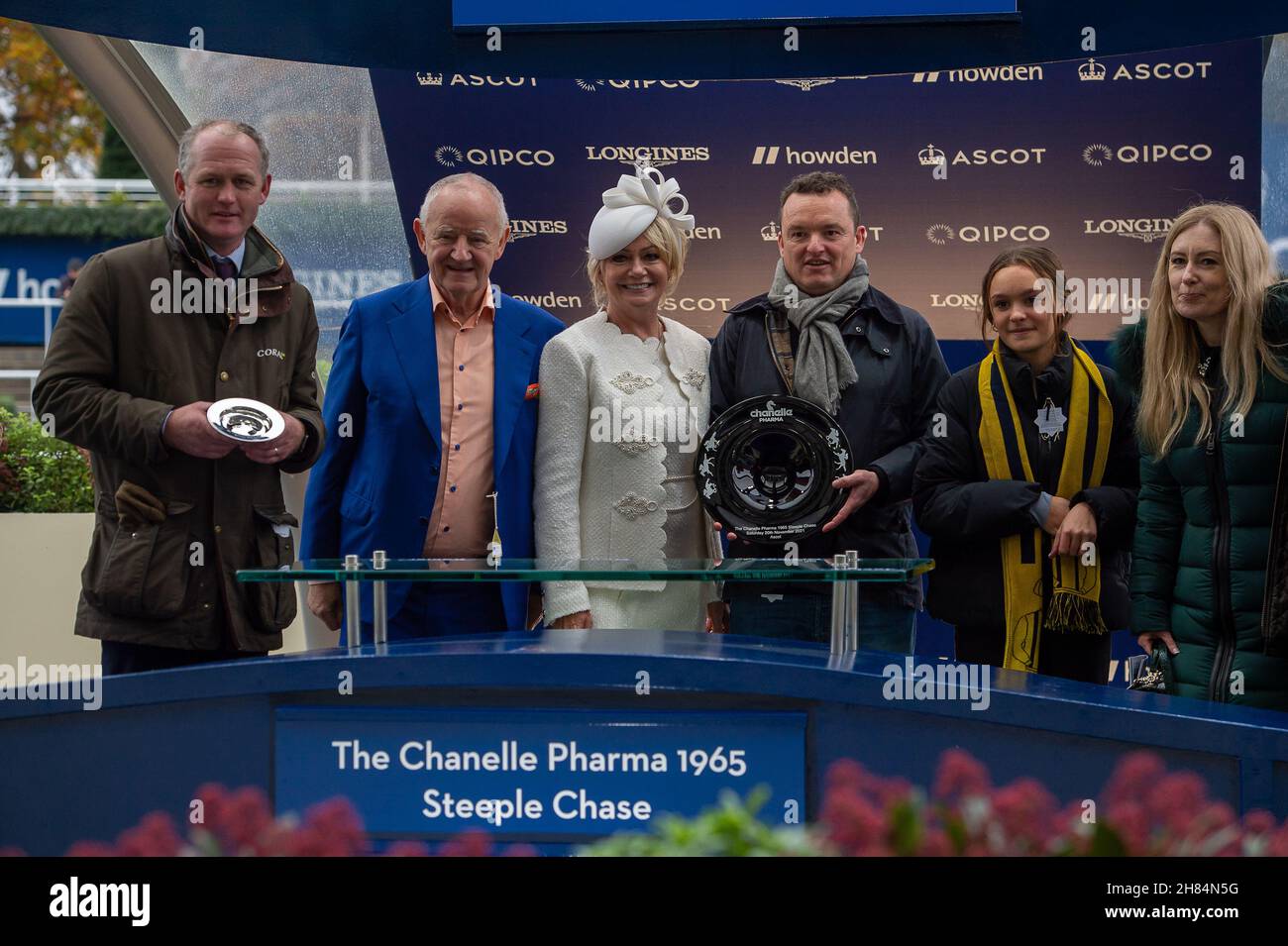 Ascot, Berkshire, UK. 20th November, 2021. Michael and Joanne Burke ...