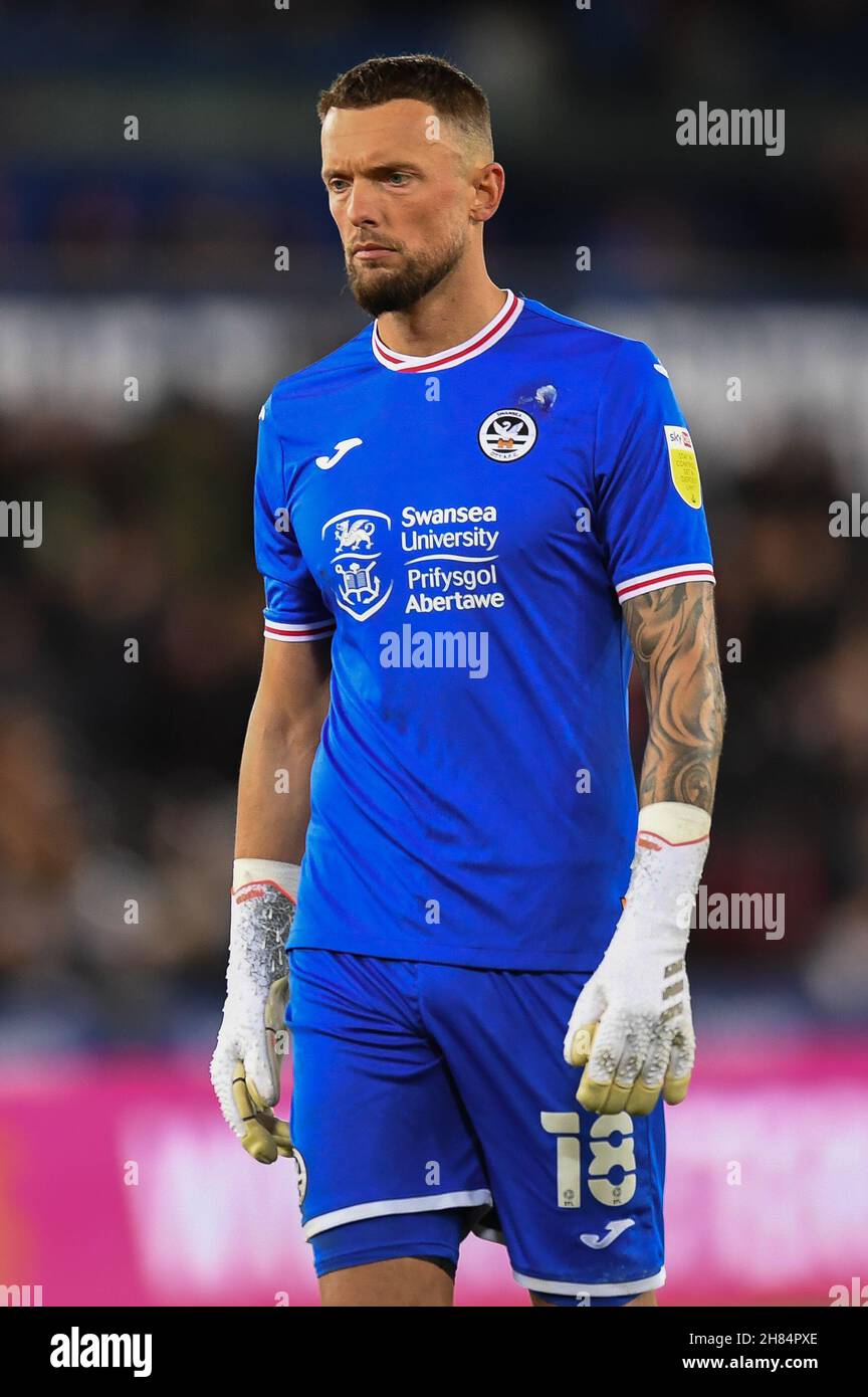 Ben hamer reading hi-res stock photography and images - Alamy