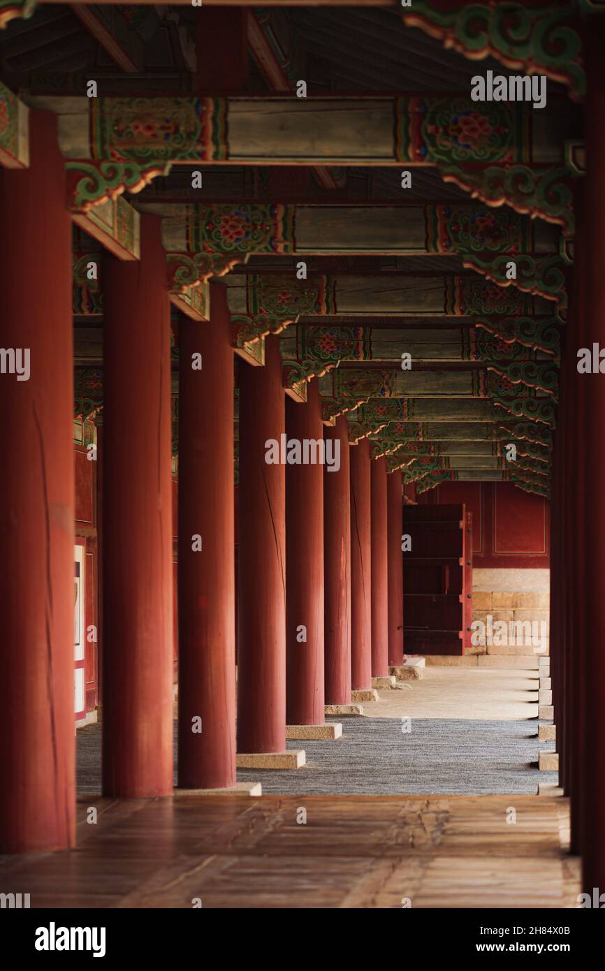 Vertical shot of columns of an Korean building Stock Photo - Alamy