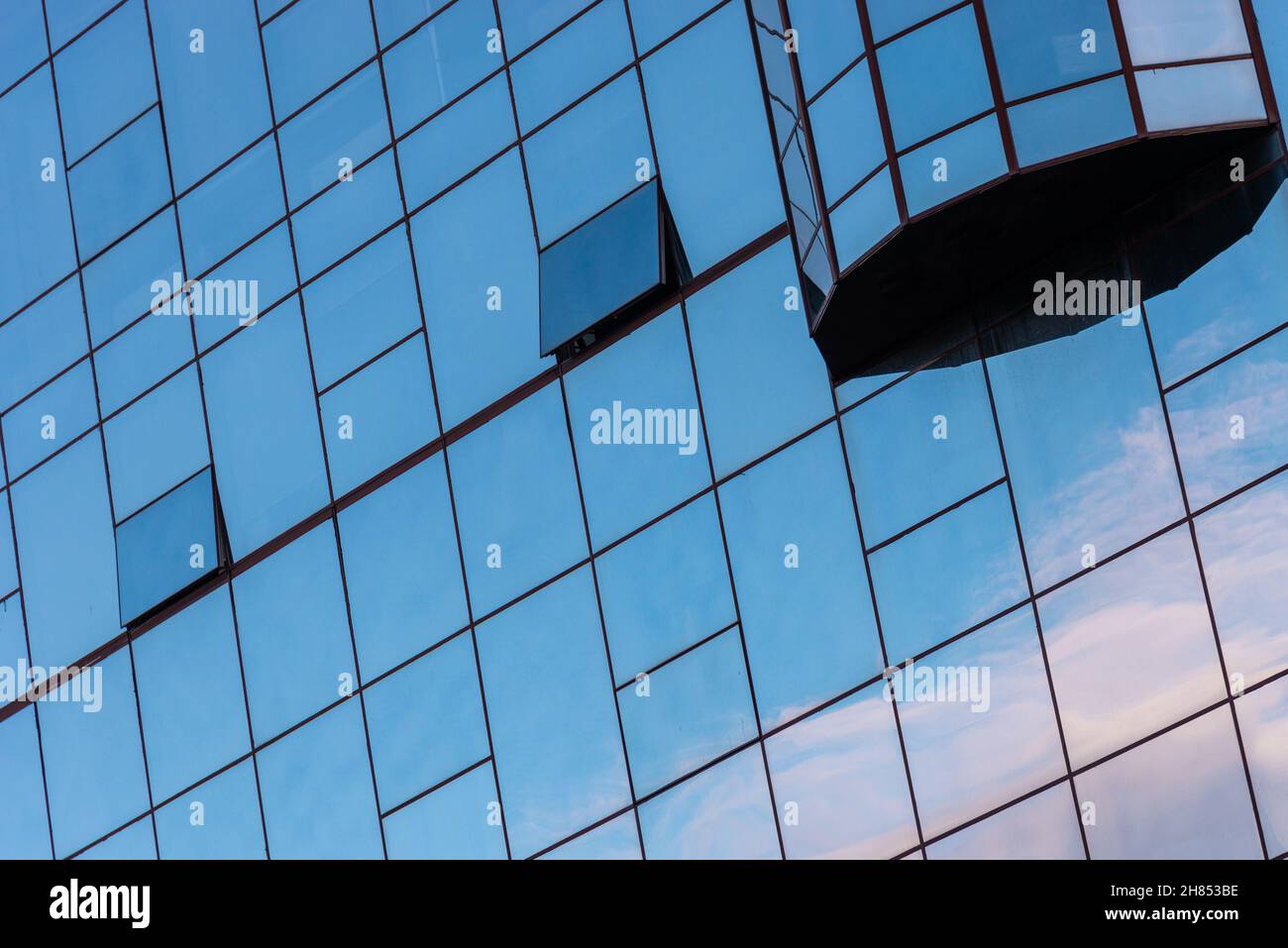 Modern building with glass wall hi-res stock photography and images - Alamy