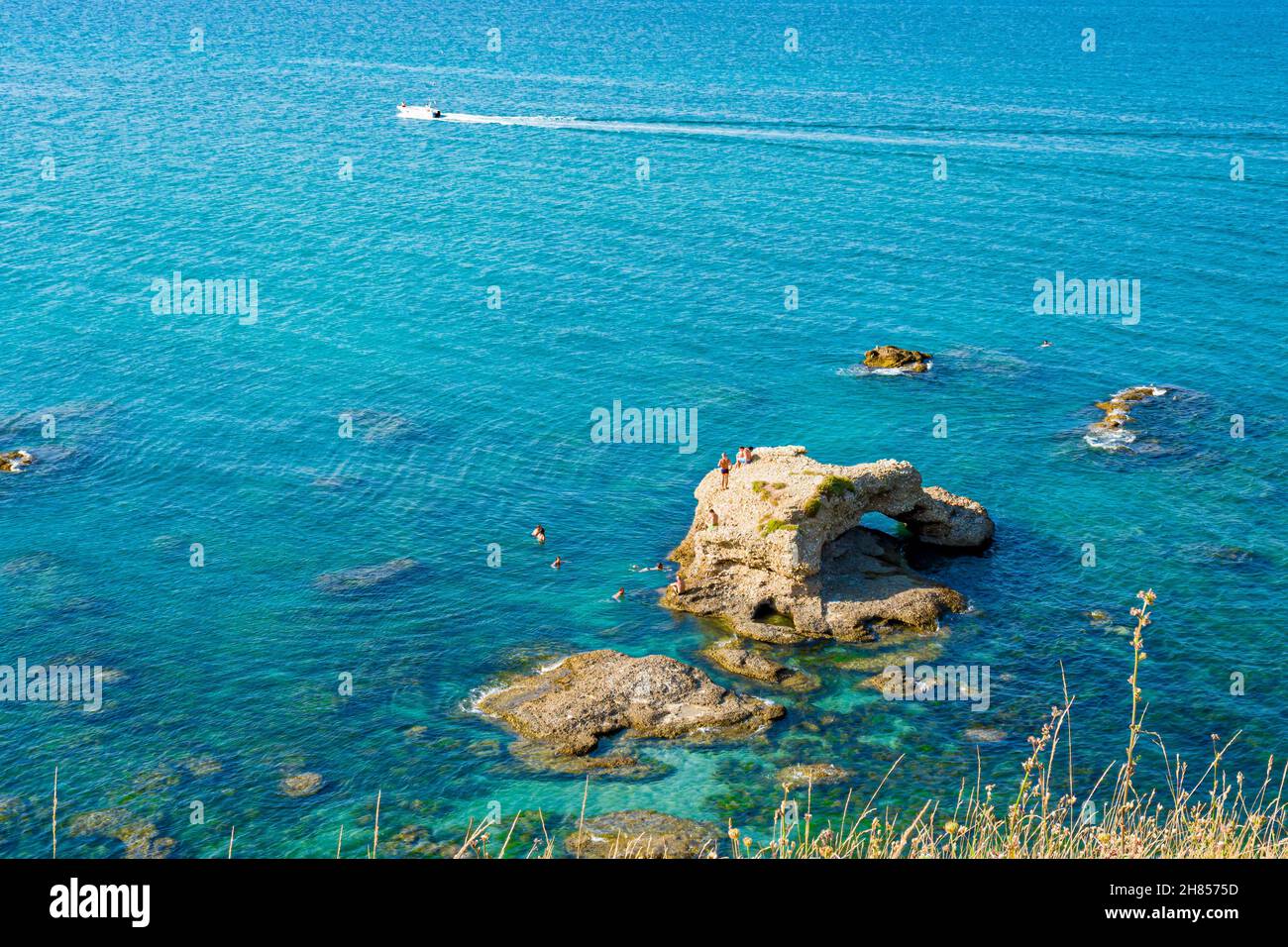 Punta Aderci and Punta Penna beach in Vasto, Abruzzo Stock Photo - Alamy