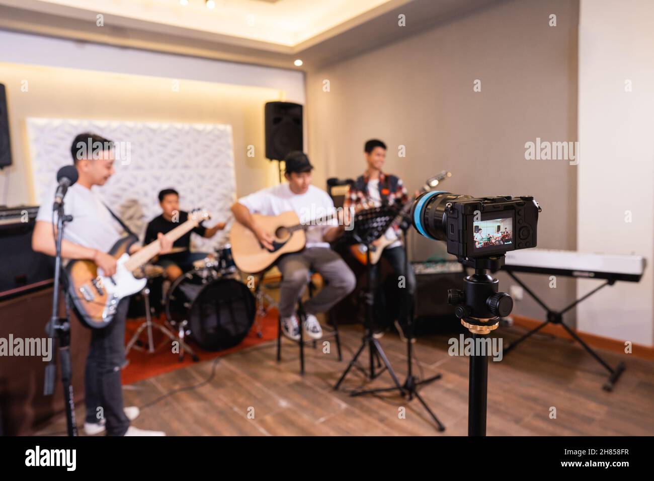 Digital drum hi-res stock photography and images - Alamy