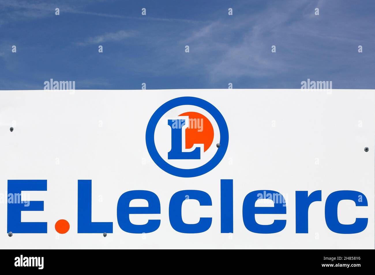 Leclerc supermarket france hi-res stock photography and images - Alamy