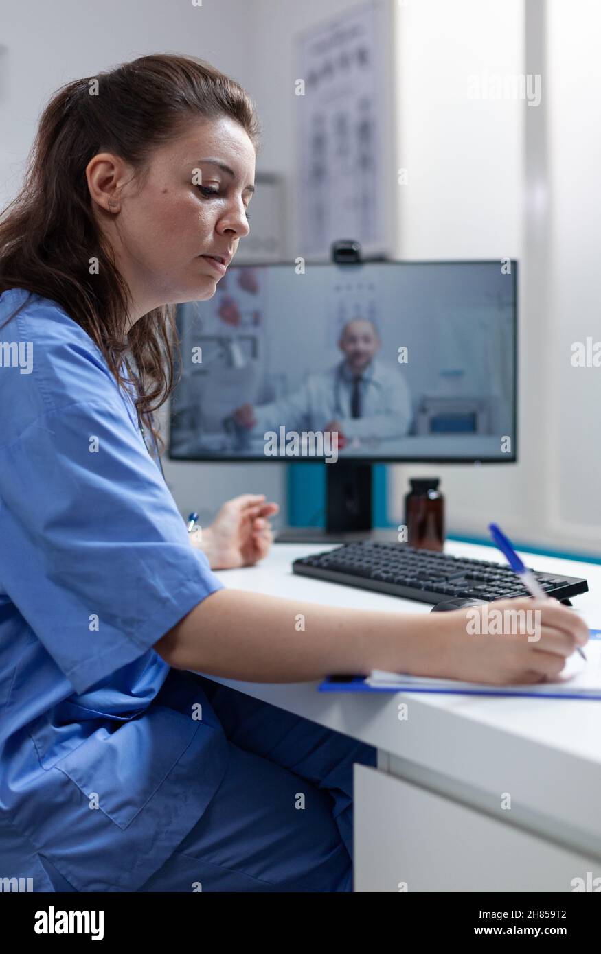 Therapist remote meeting in office hi-res stock photography and images ...